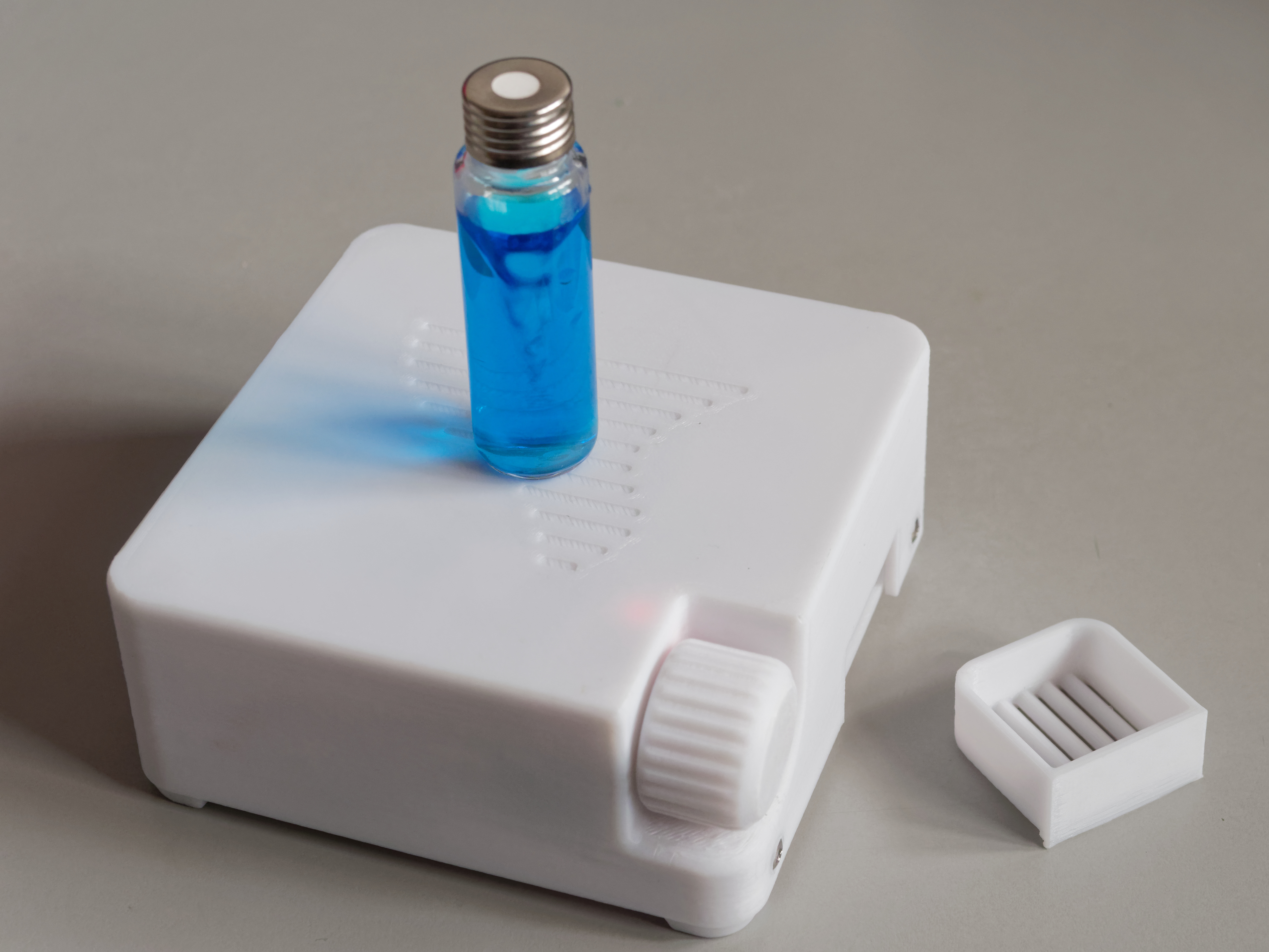 🧲 Compact, battery/USB powered magnetic stirrer・Free STL File for ・Cults