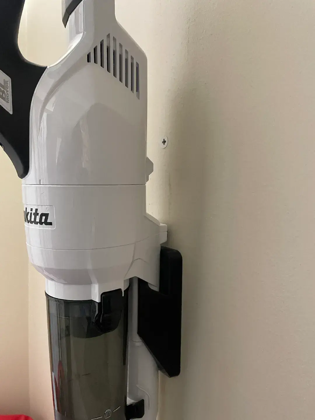 Free 3D file Wall mount for Makita DCL286/CL003 🧑‍🔧 ・3D printable model ...