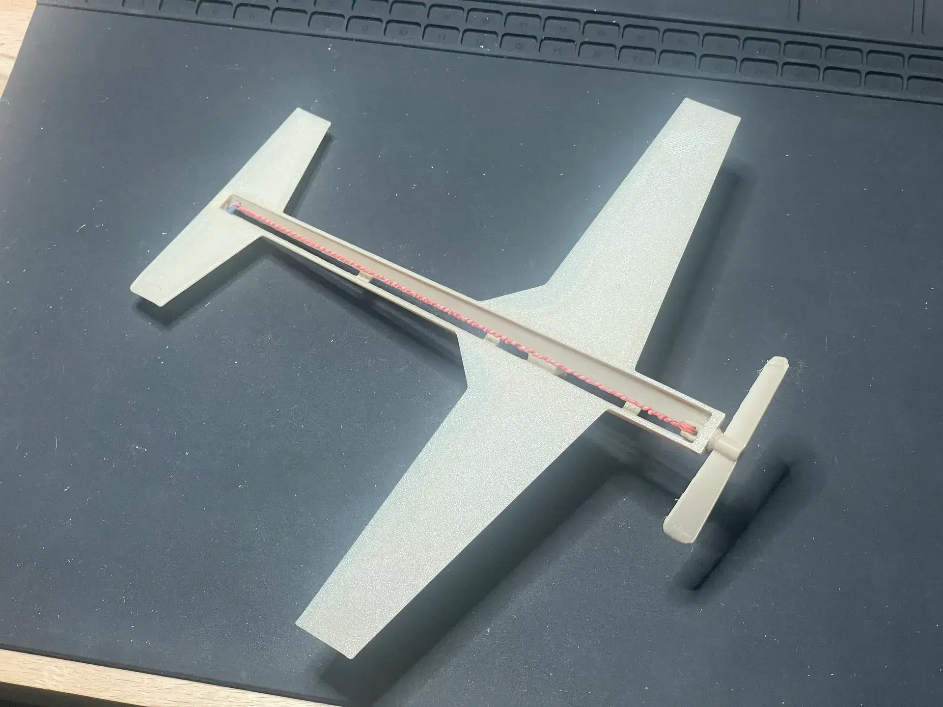 🛩️ Rubber band plane・Free 3D File for ・Cults