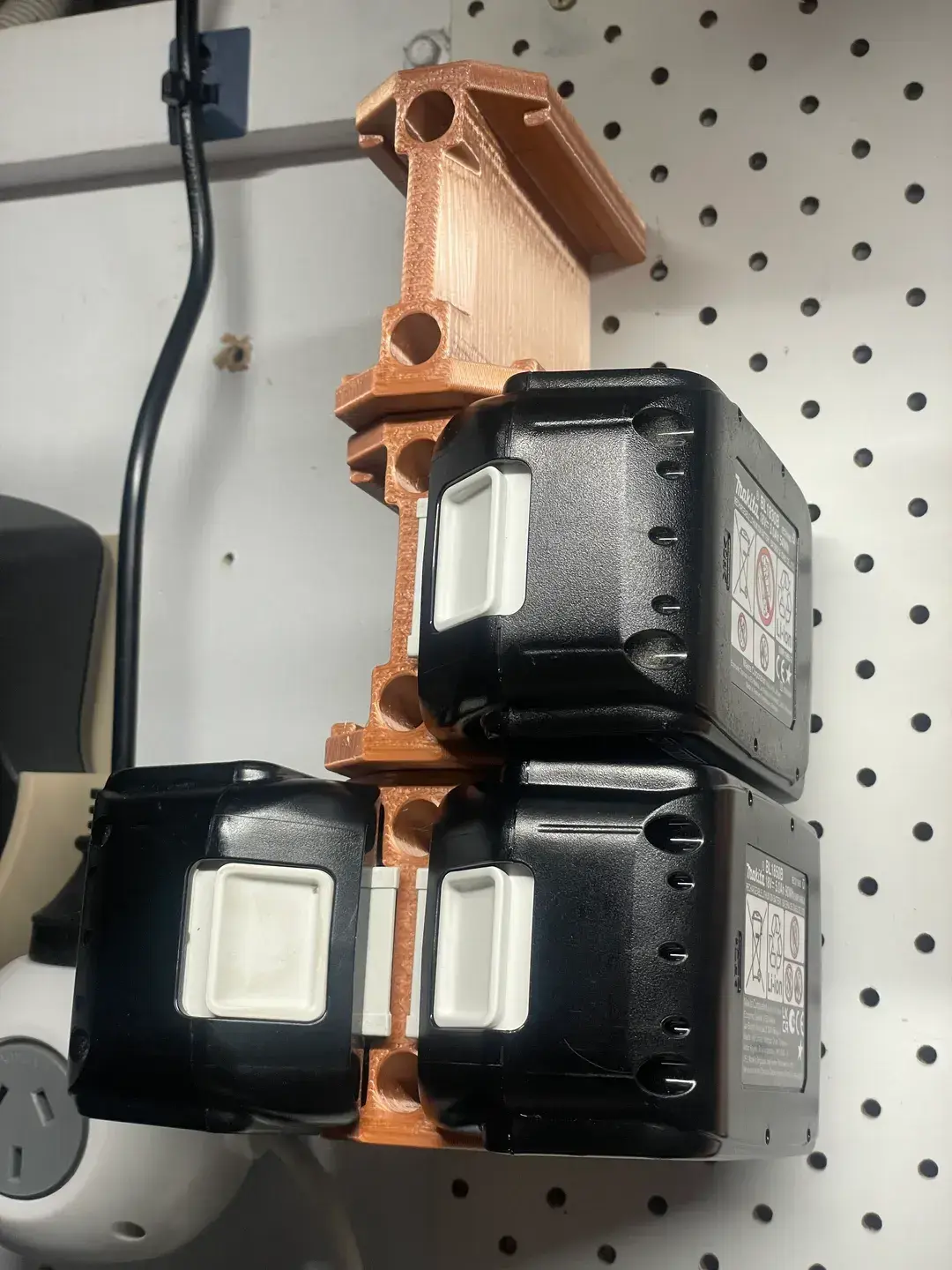 Free 3D file Double stack Makita 18V Battery holders 🔋 ・3D printer ...