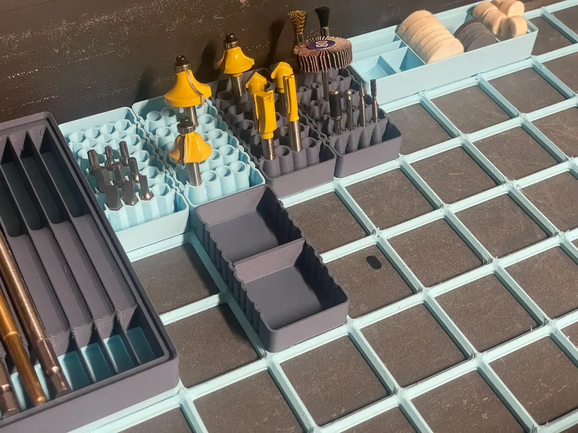 Archivo 3D gratis Almacenamiento modular Gridfinity para puntas hexagonales, puntas de 1/8, 1/4 ...