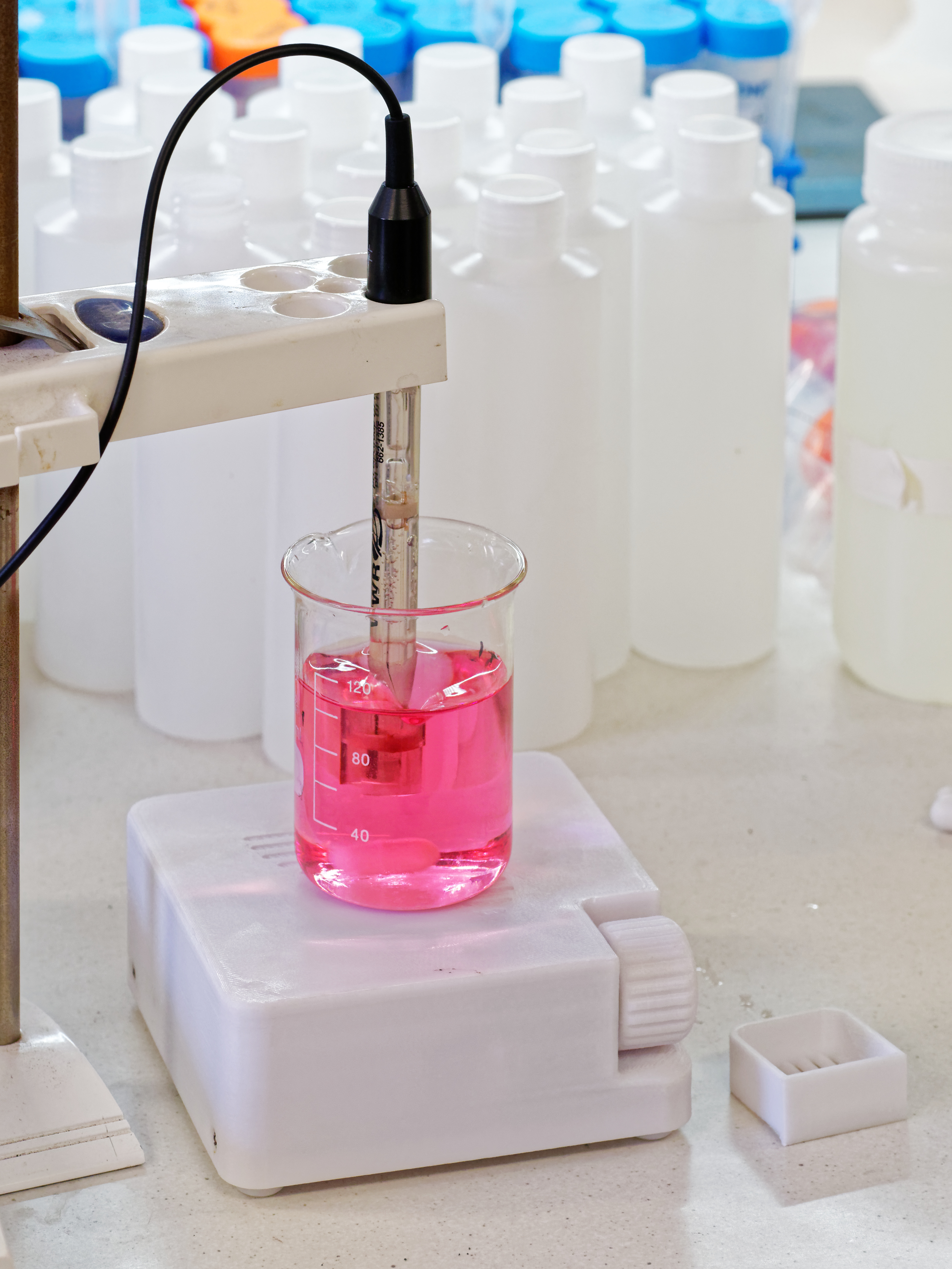 🧲 Compact, battery/USB powered magnetic stirrer・Free STL File for ・Cults