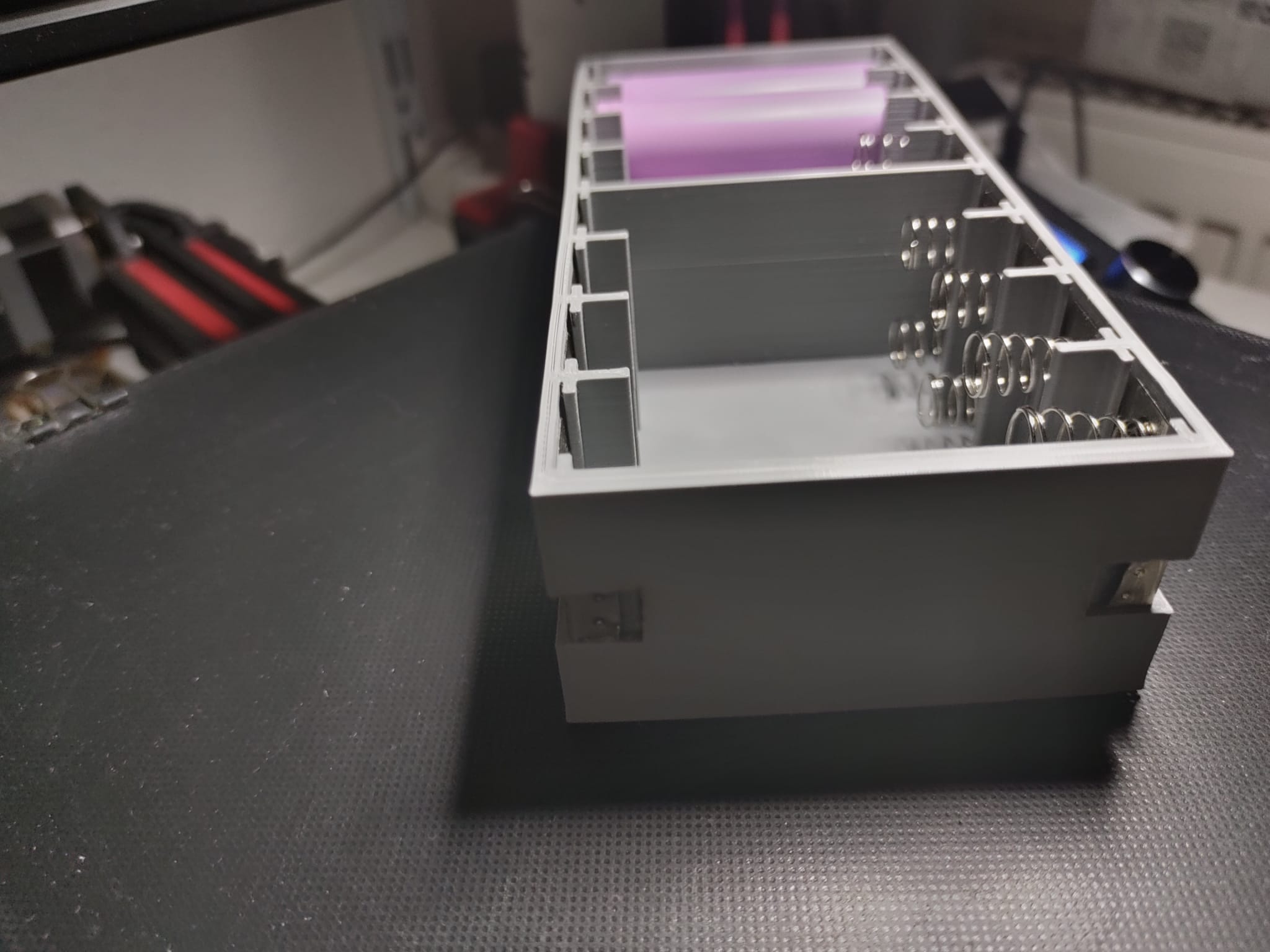 🔋 16 cell 18650 Battery Power Bank・Free STL File for ・Cults