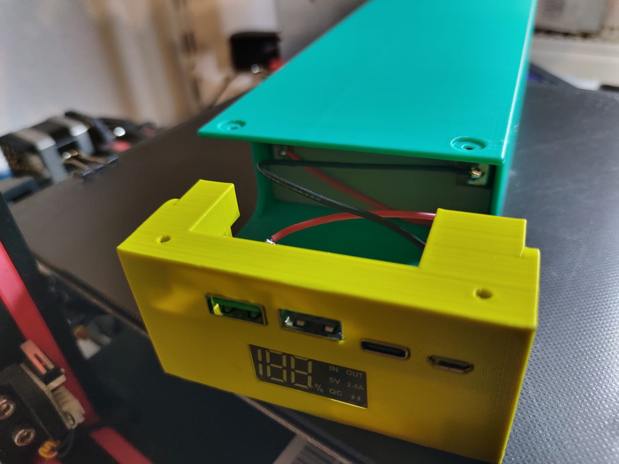 🔋 16 cell 18650 Battery Power Bank・Free STL File for ・Cults