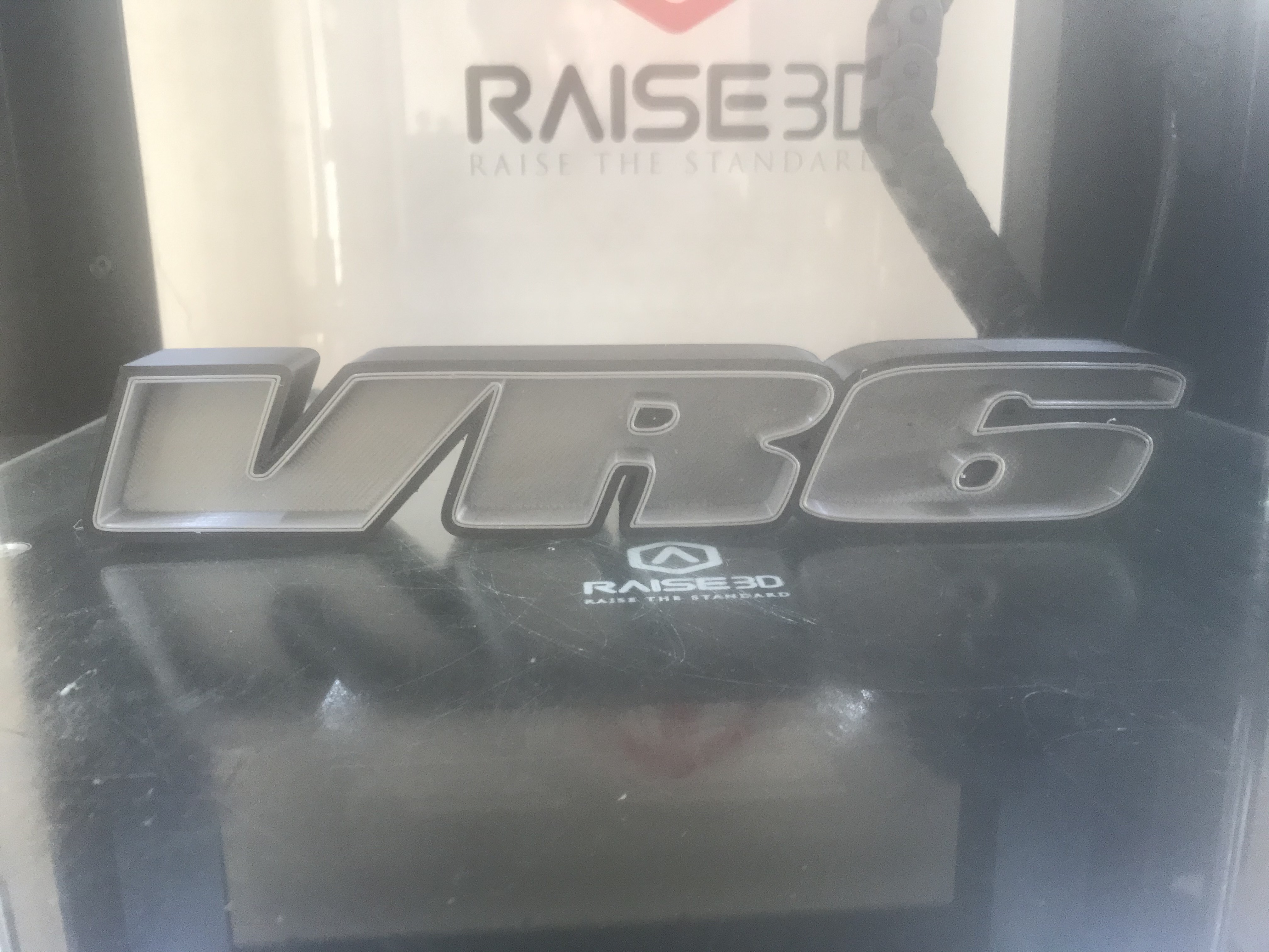 Fichier STL Logo VR6 🚗 ・Design pour impression 3D à télécharger・Cults