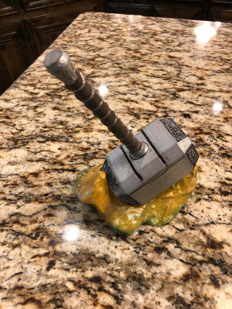 Archivo STL gratis Thor Mjolnir Hammer Bic Pen Rock Stand 🔨・Objeto de ...