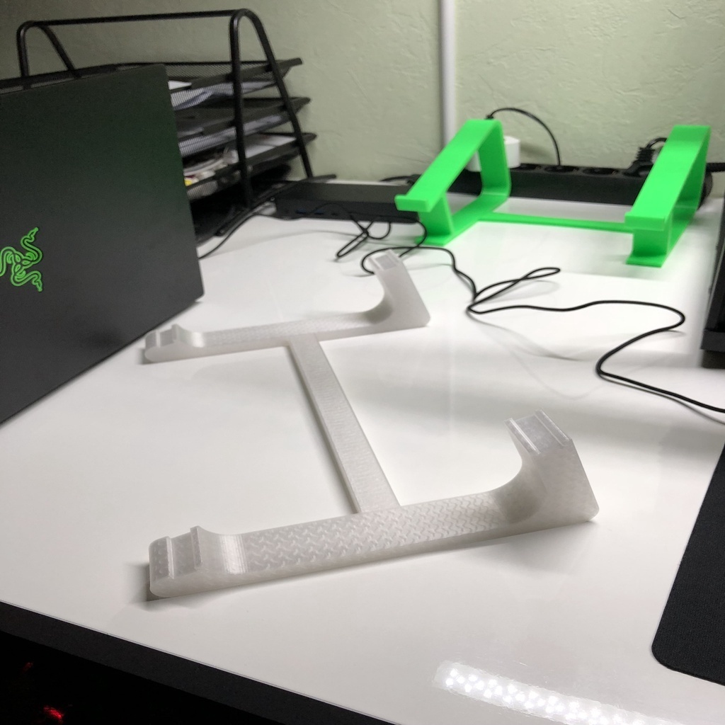 💻 Razer Blade 15 Stand・Free 3D File for ・Cults