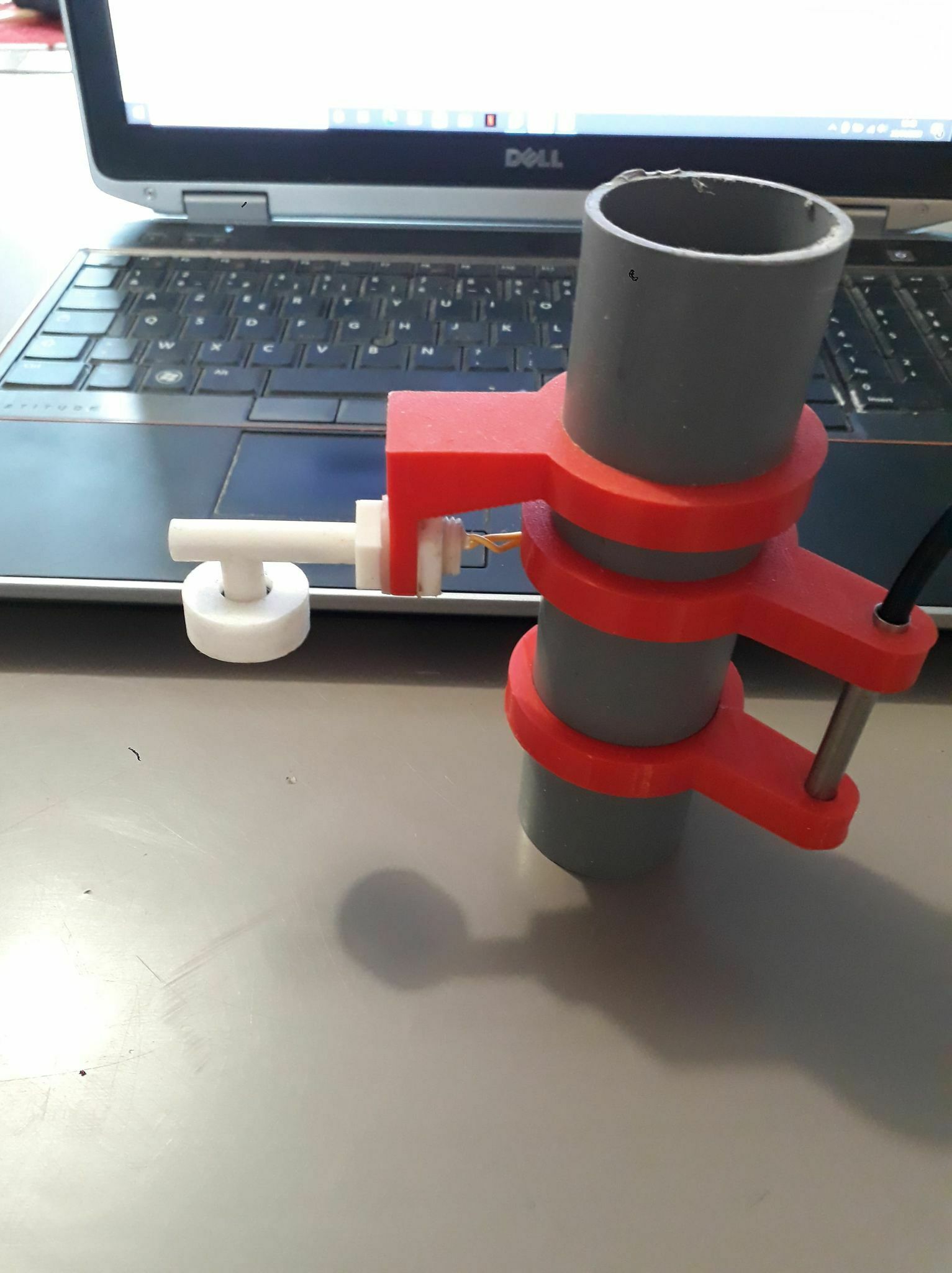 Free STL file Level sensor holder for 40mm pipe 🎚️ ・3D printer model to ...