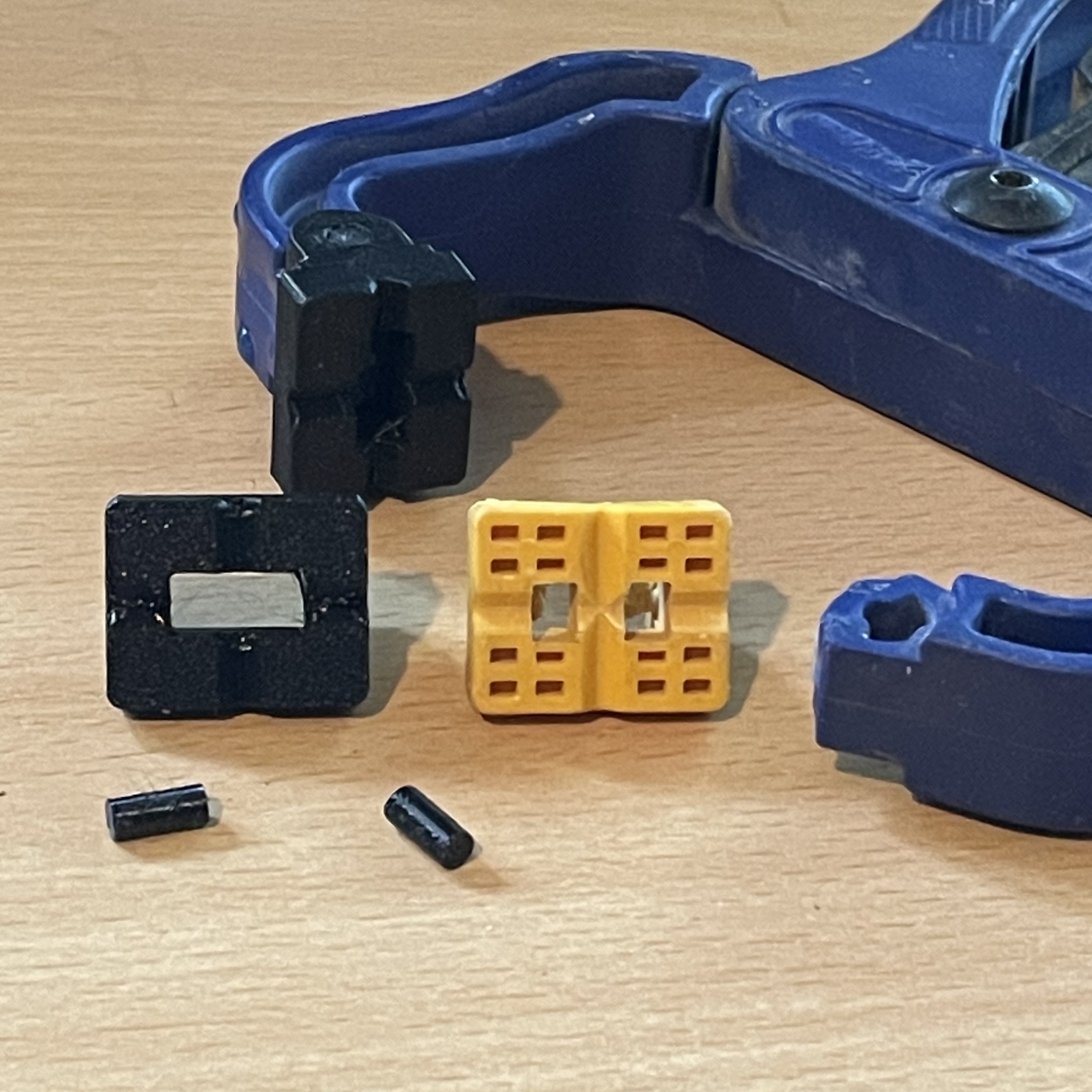 🗜️ Irwin Quick Grip Handi-Clamp replacement pad・Free STL File for ・Cults