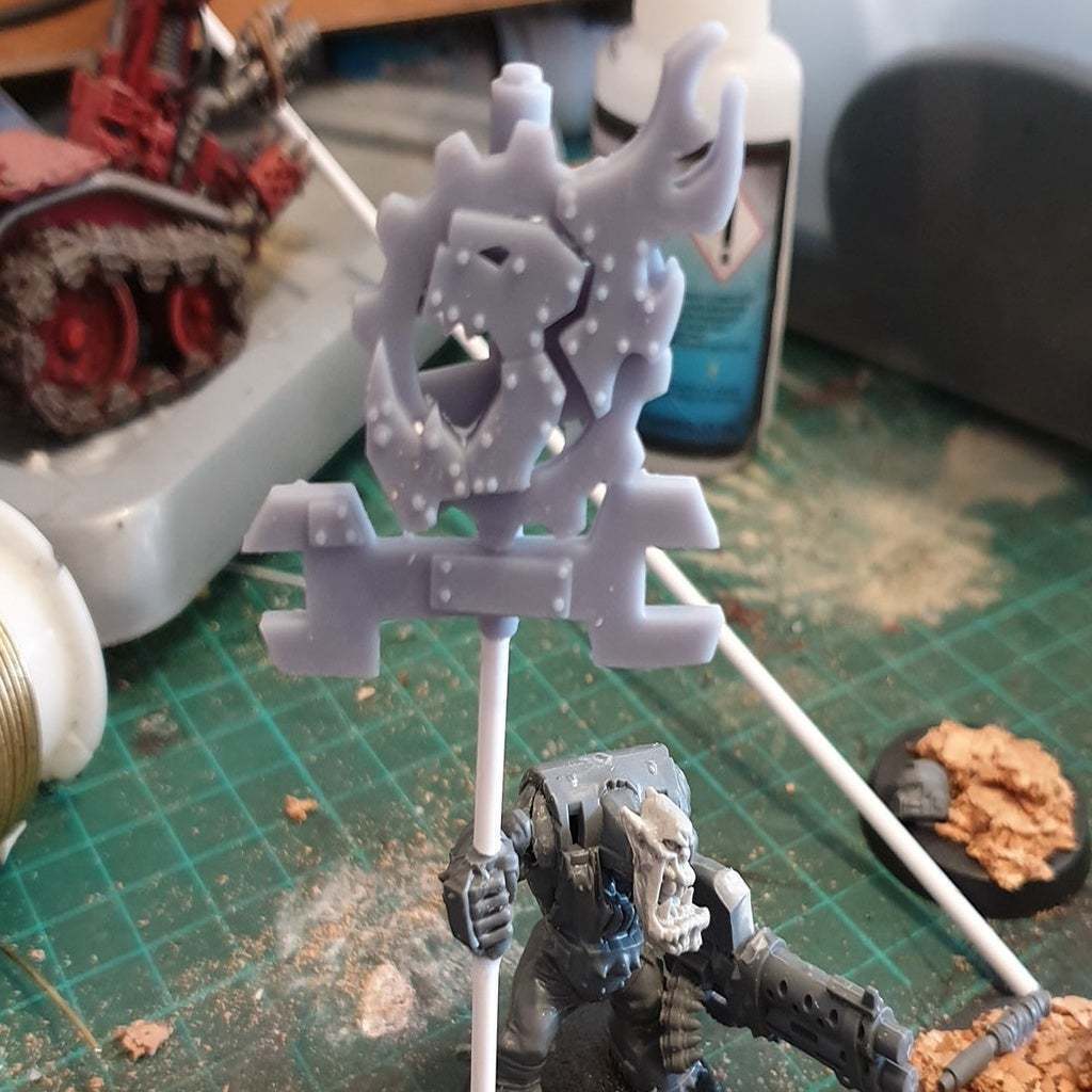 🛰 Space Ork/Orc Banner Top・Free STL File for ・Cults