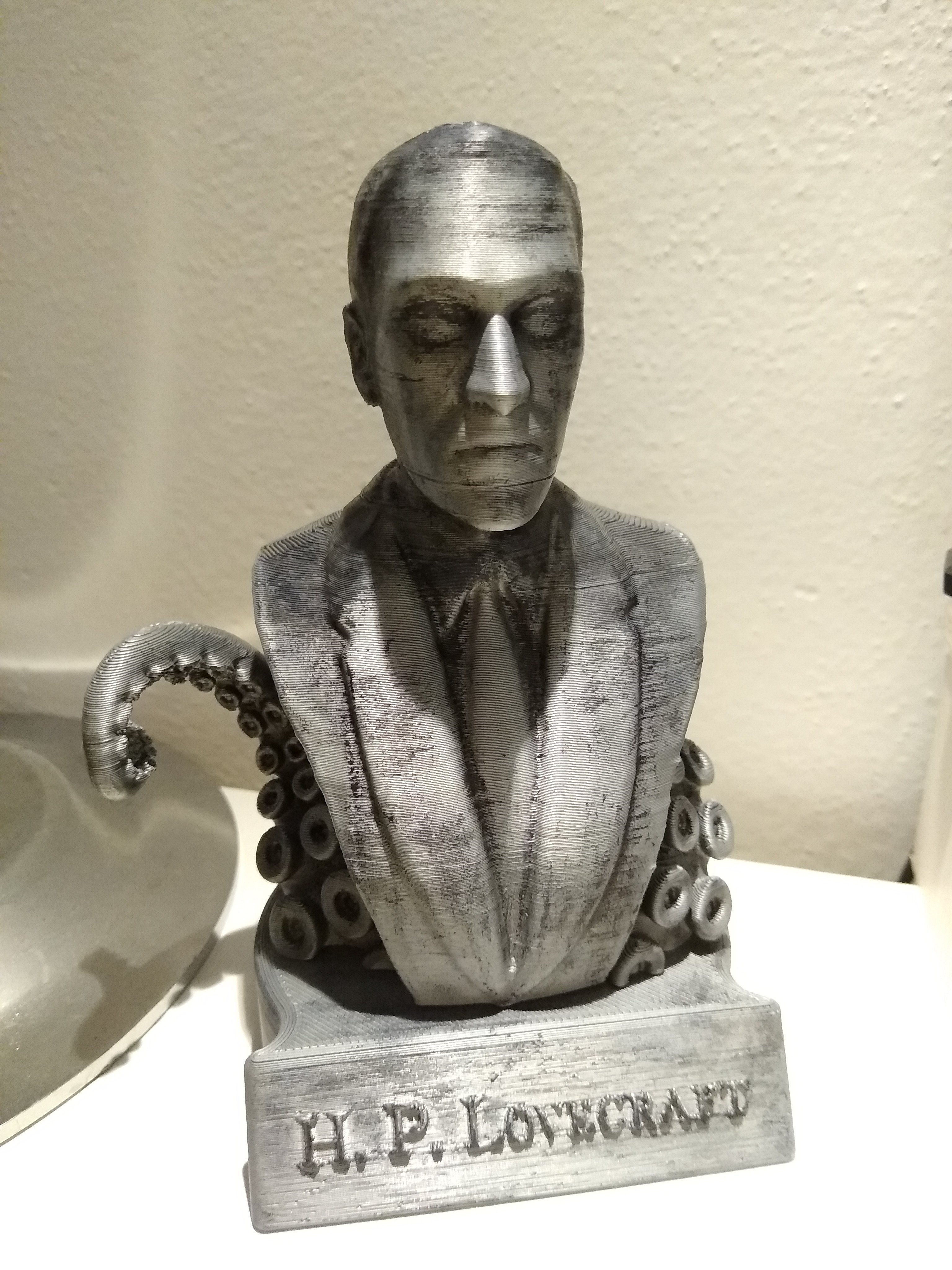 3D printing Lovecraft bust with stand (remix)・Cults