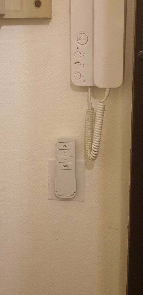 Free STL file LSC remote control holder 🎛️ ・Design to download and 3D ...