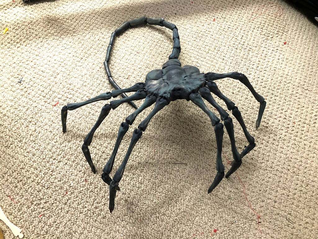 3D printing Agisis Ultimate Alien Face Hugger (40in x 23in - LIFE SIZE ...