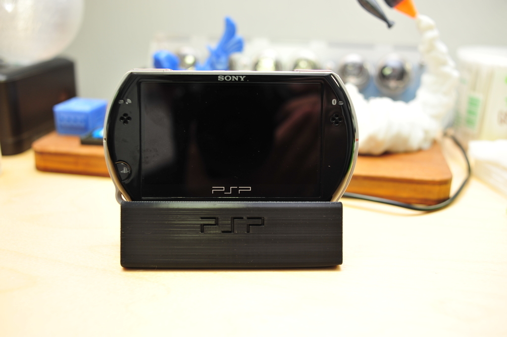 🎮 PSP GO stand・Free STL File for 3D printing・Cults
