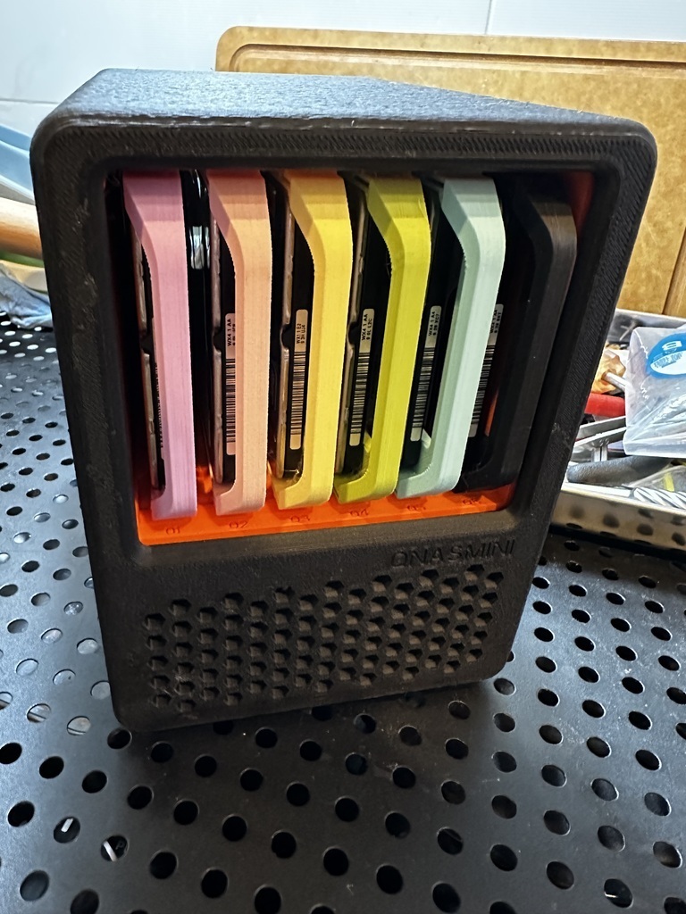 Free STL file QNASMINI for N100 MB 🖥️ ・3D printer design to download・Cults