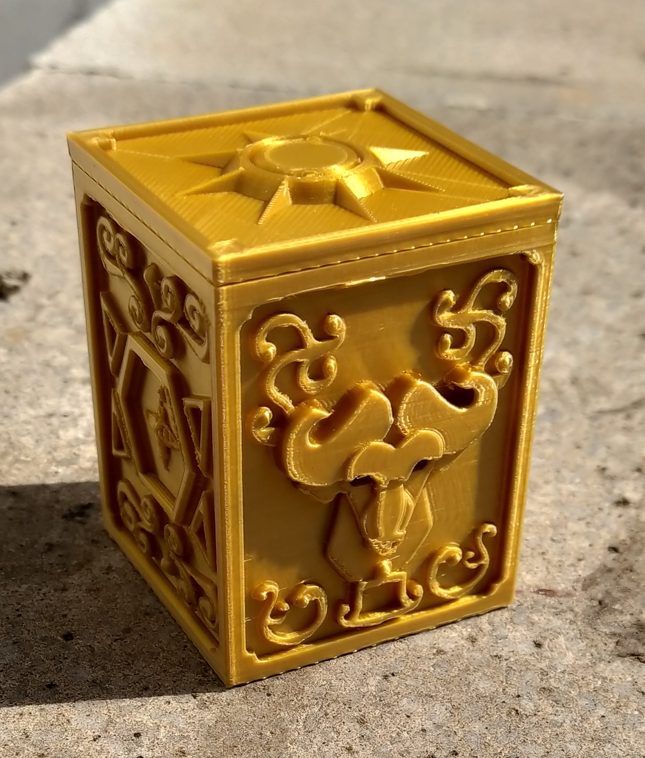 3D printable Saint Seiya pack 13 box gold • made with Ender 3 Pro・Cults