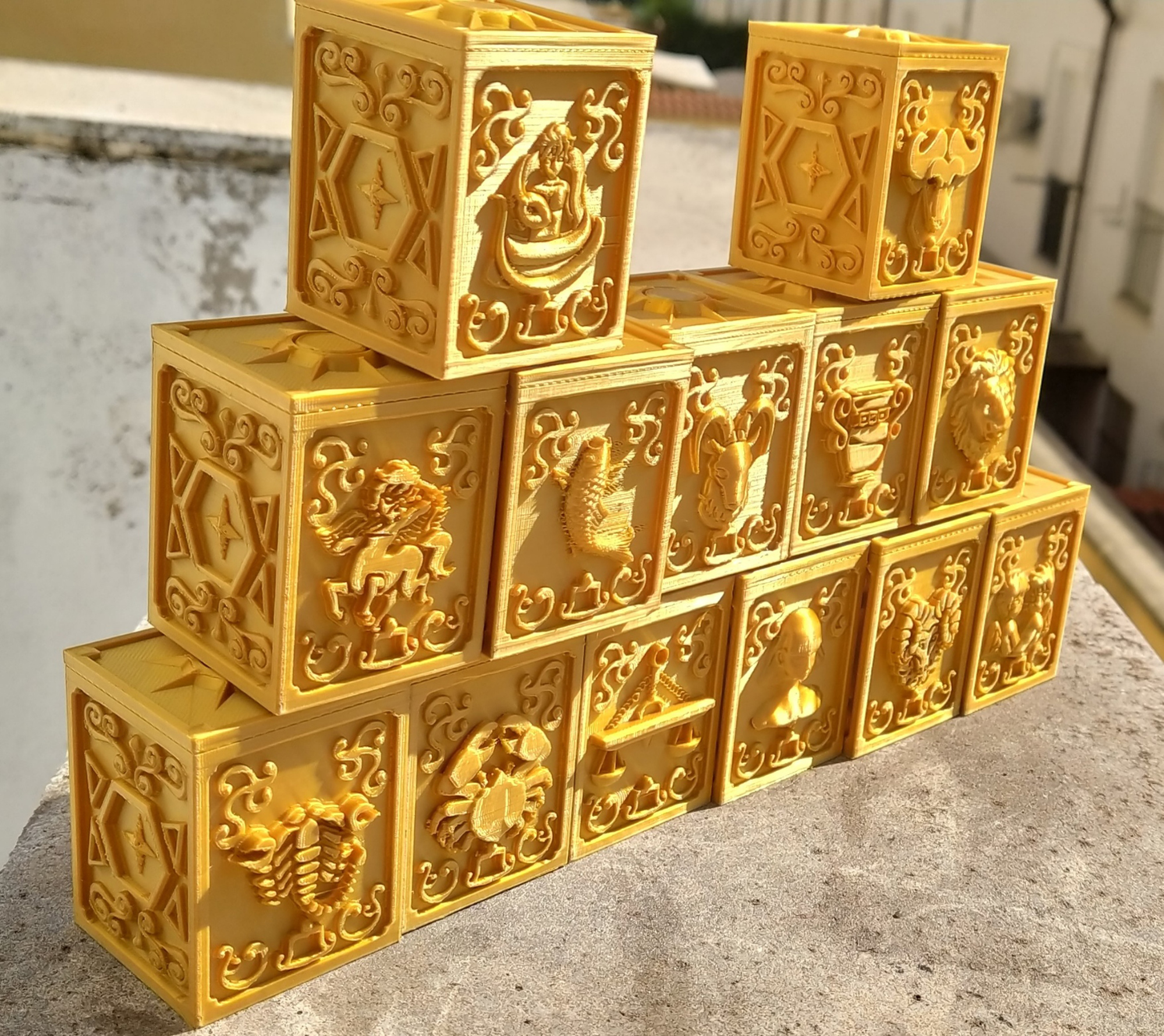 3D printable Saint Seiya pack 13 box gold • made with Ender 3 Pro・Cults