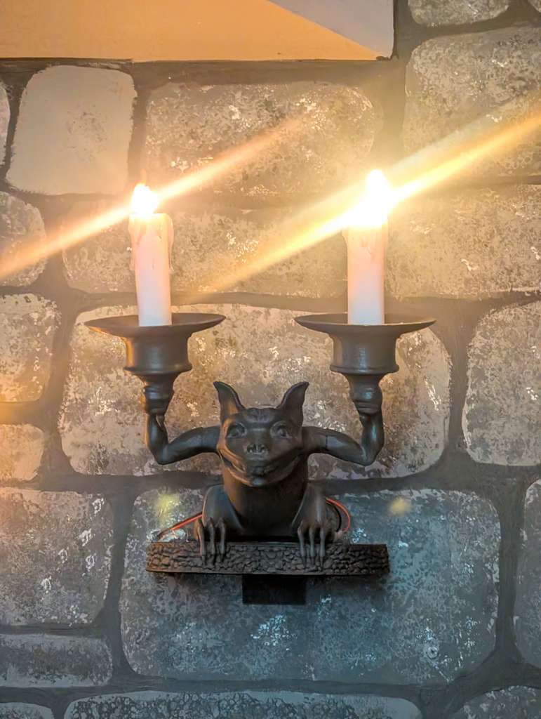 👻 haunted mansion stretching room gargoyle sconce lamp・Free 3D File for ...