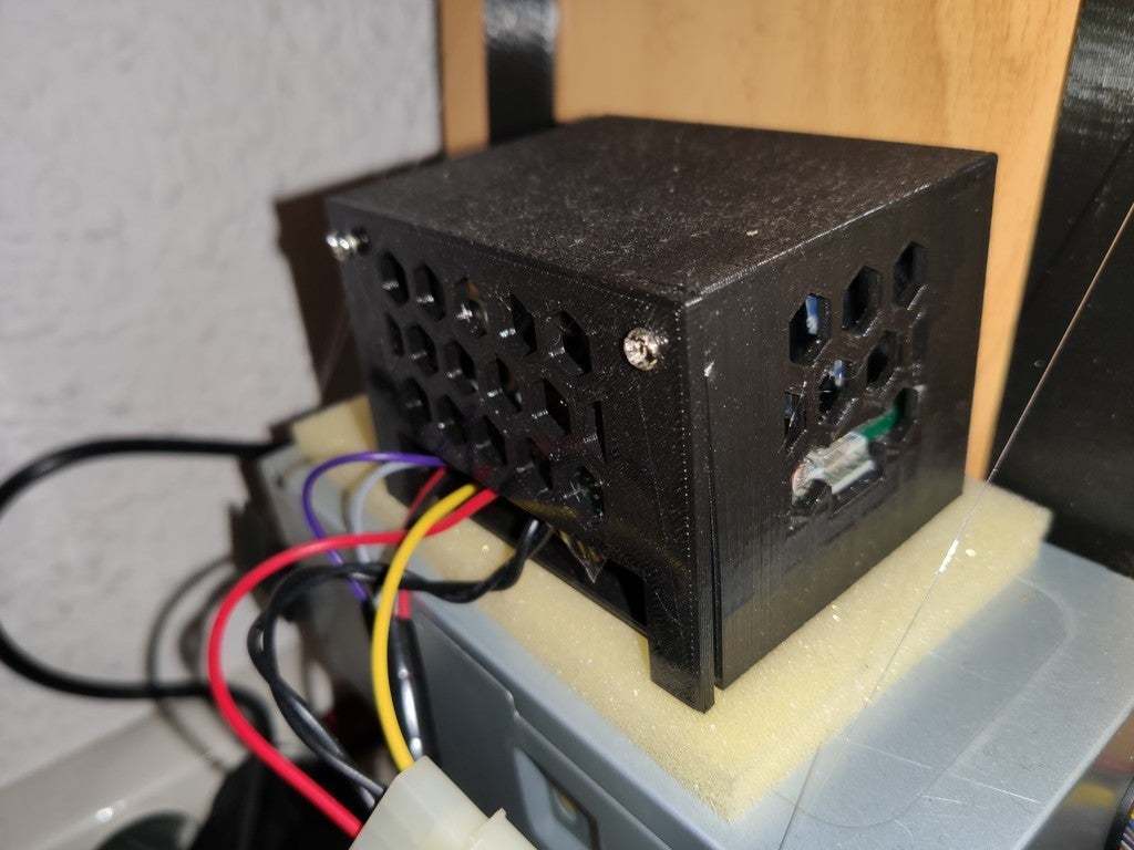 Free STL file Box for 80 x 60 integrated circuit - Caja circuito ...