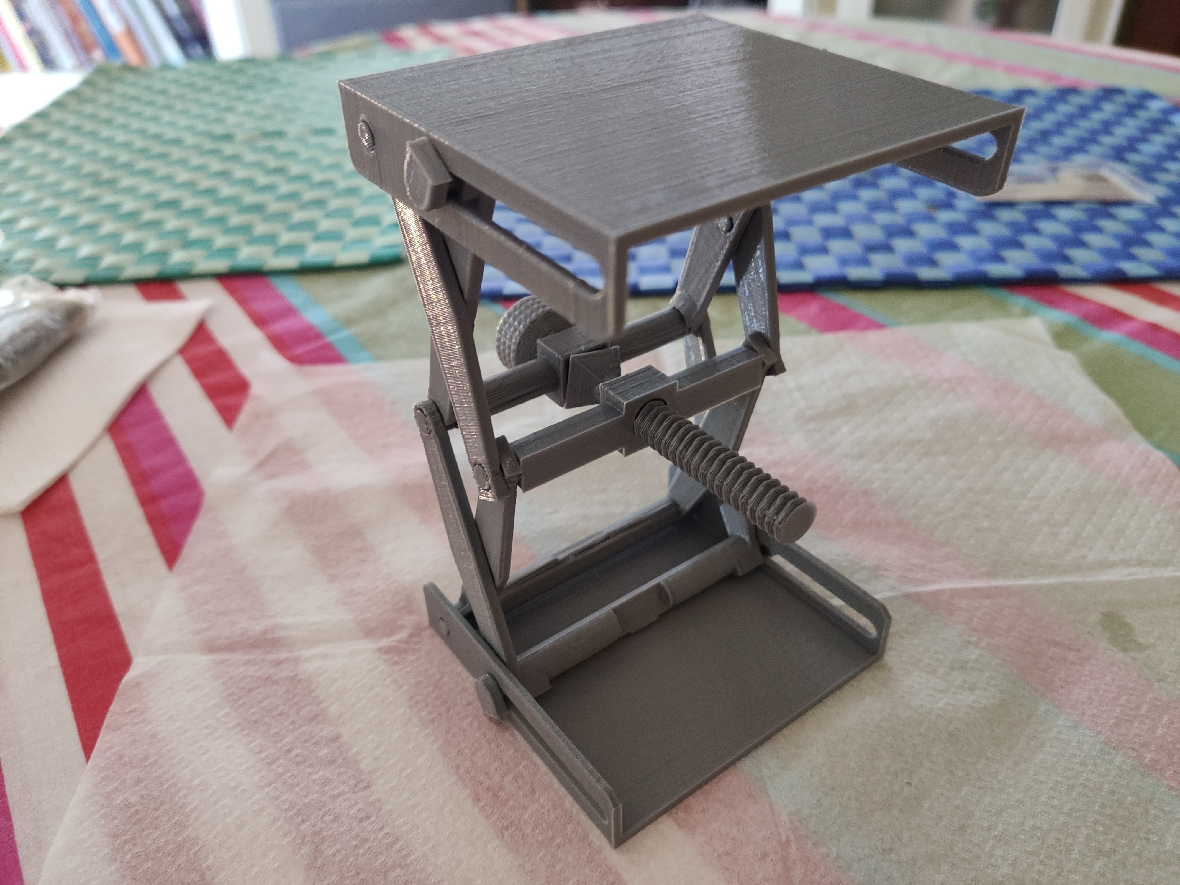 3D printable Platform Jack [Fully Assembled, No Supports]・Cults