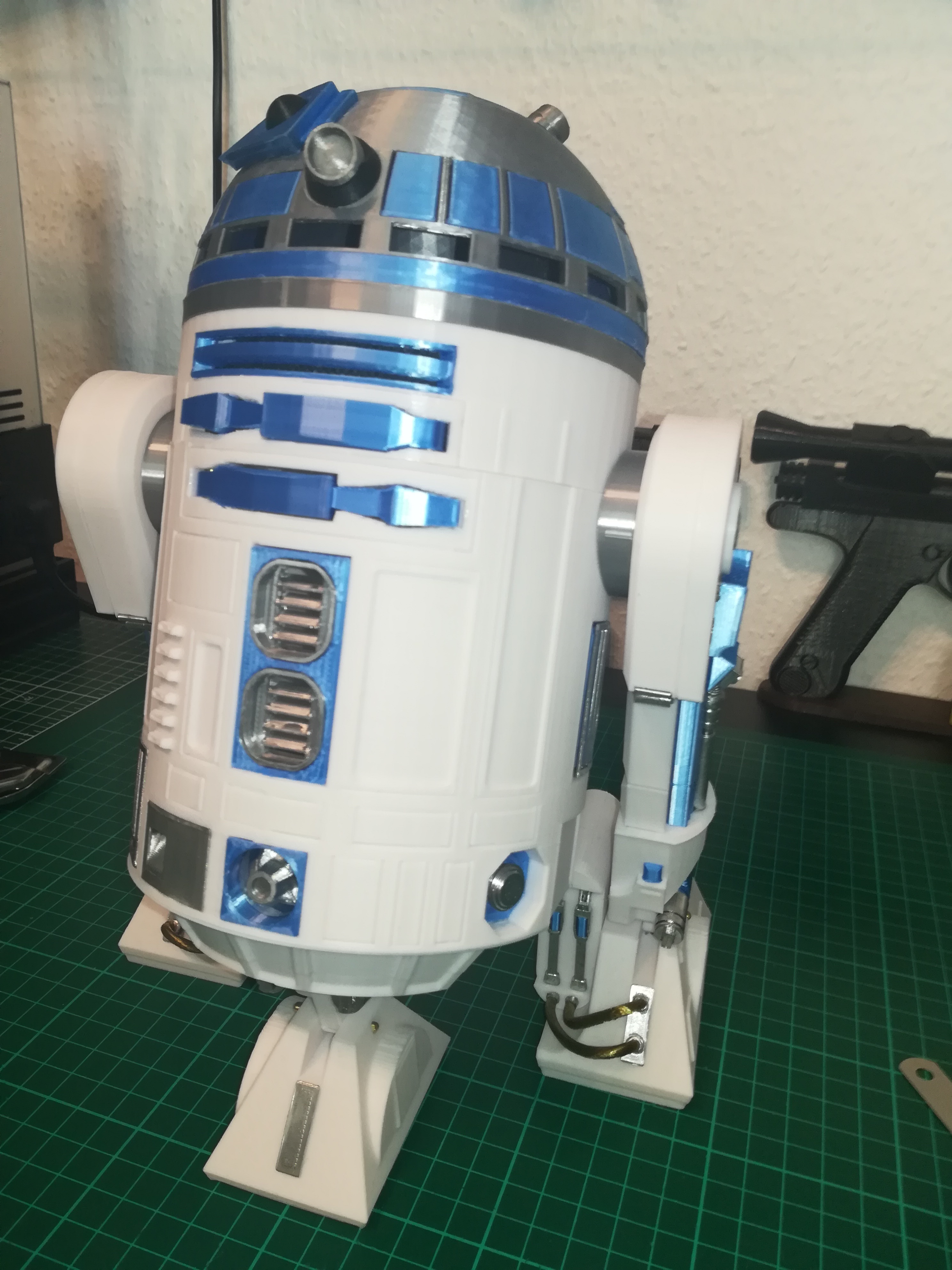 🤖 R2D2 - Echo Dot 3/4/ Google Nest Mini 2 Holder・ 3D File for 3D ...