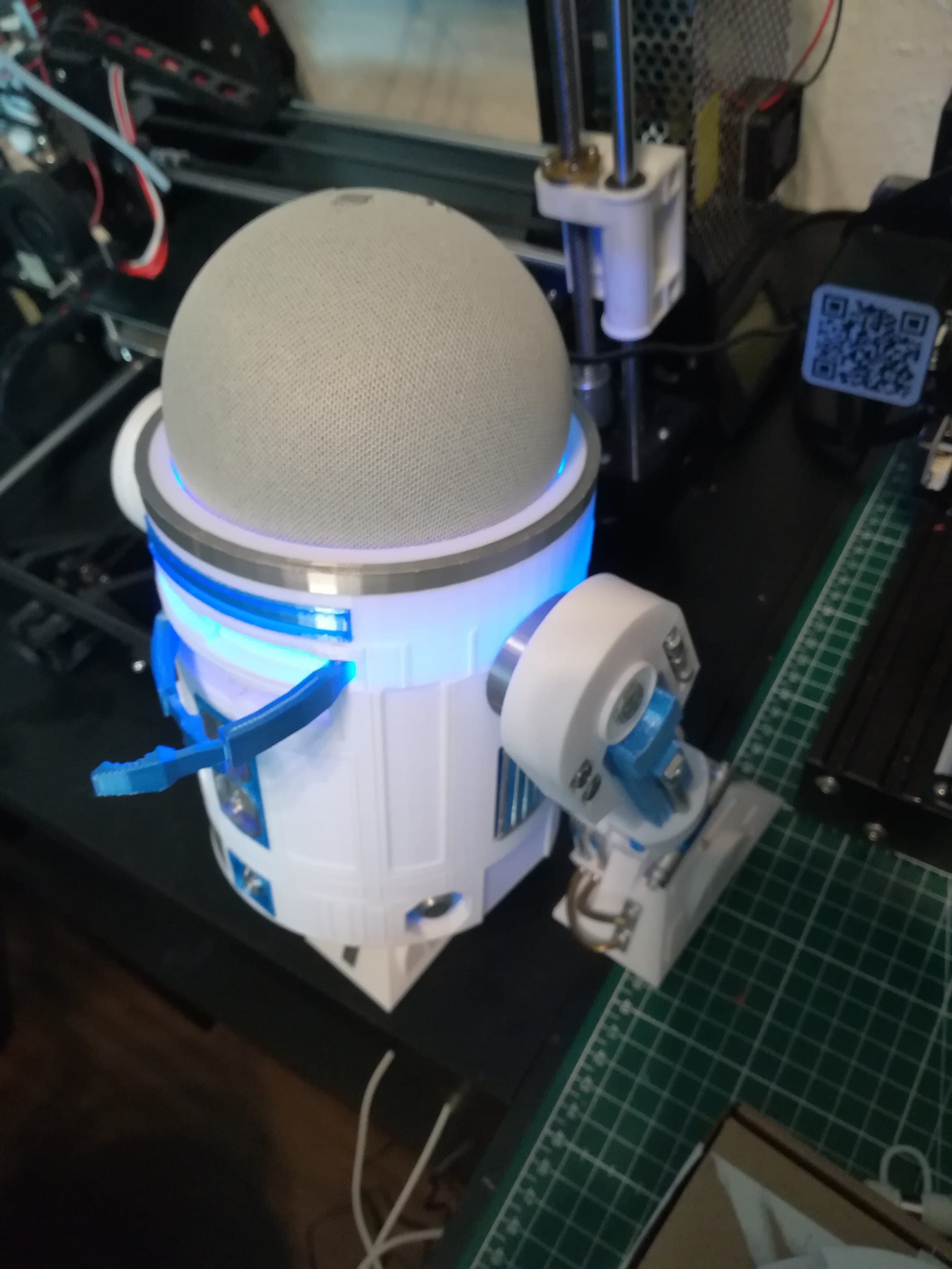 🤖 R2D2 - Echo Dot 3/4/ Google Nest Mini 2 Holder・ 3D File for 3D ...