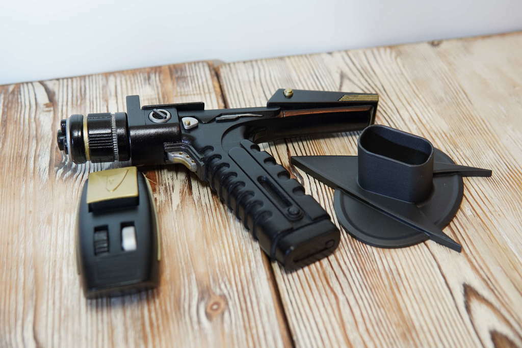 Free 3D file Star Trek Phaser stand ⭐ ・Design to download and 3D print ...