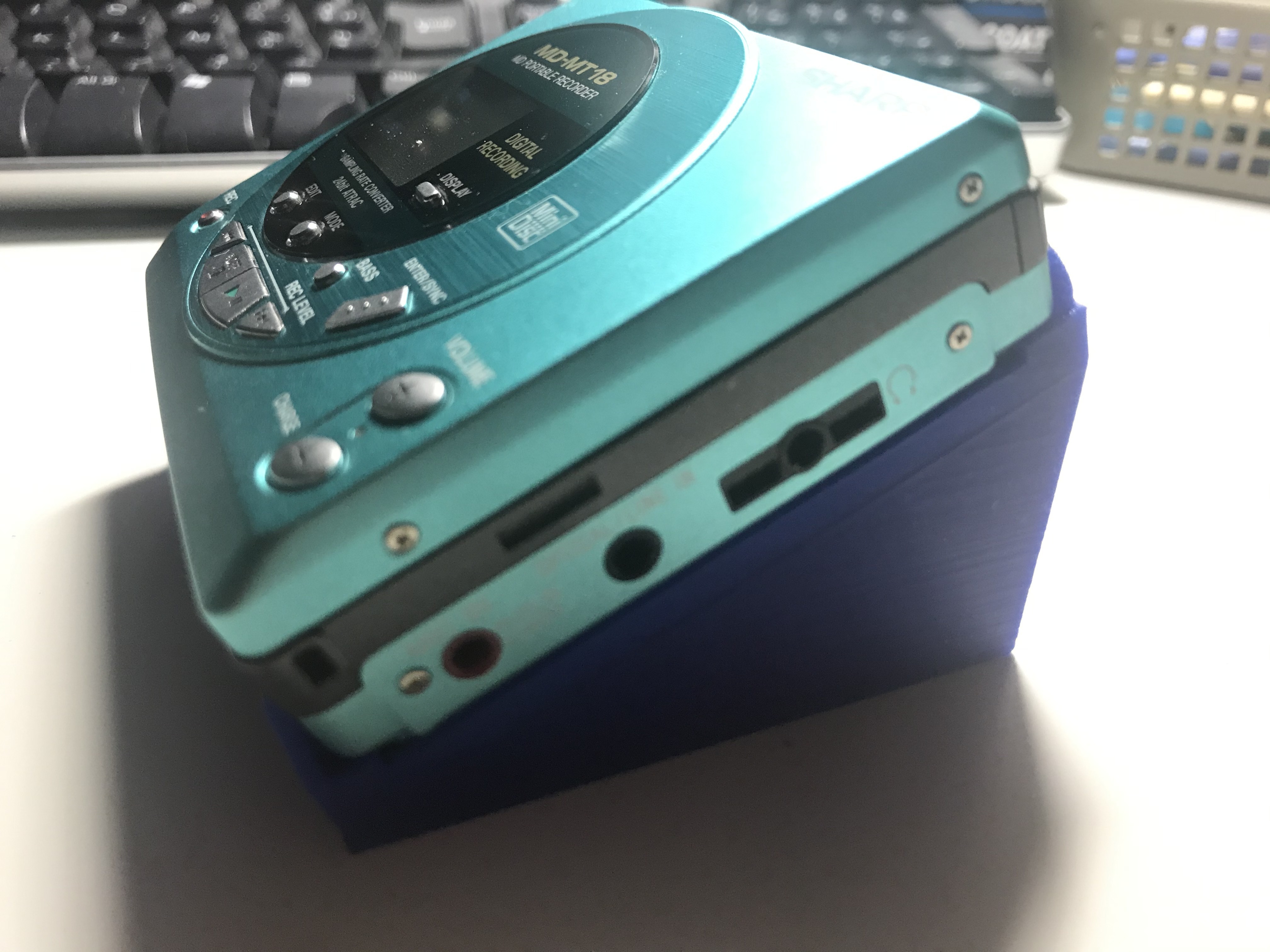 👽 Sharp MD-MT18 Stand・Free STL File for ・Cults