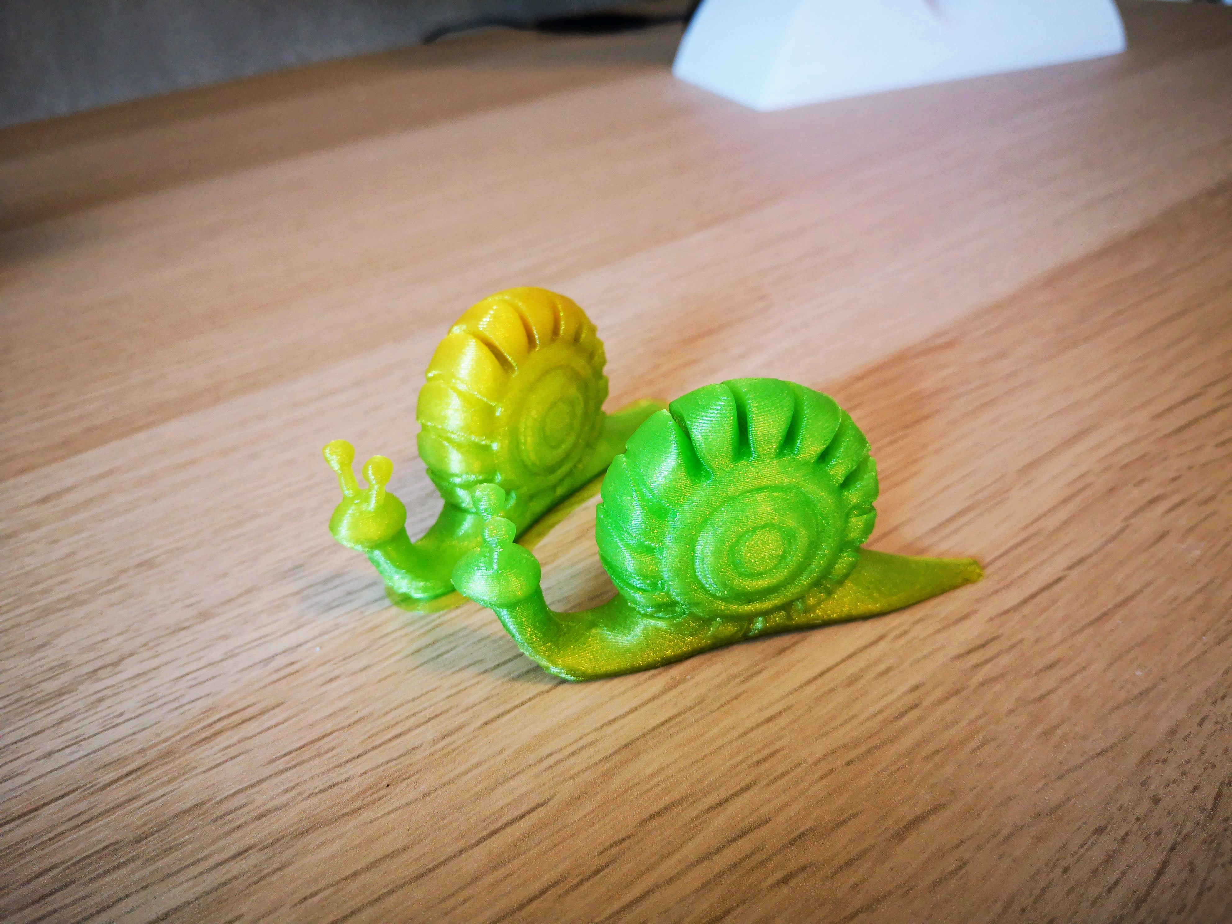 3D printing SNAILZ... Note holders for people who are slow to get ...