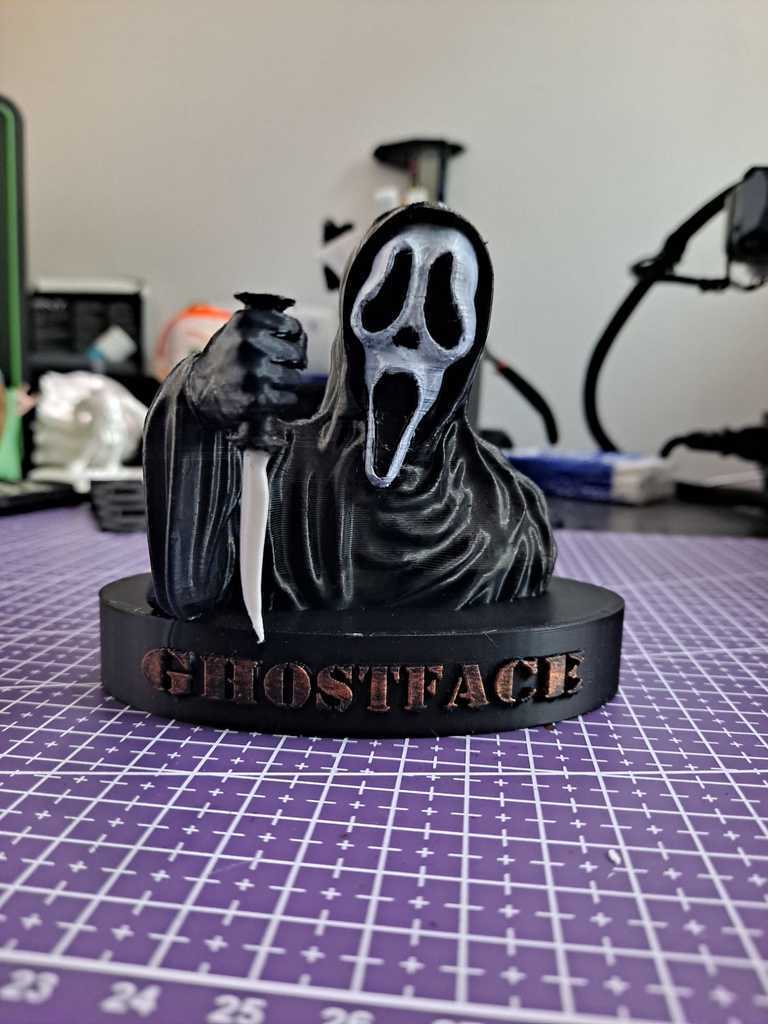 Archivo 3D gratuito Busto de Ghostface con soporte 👽 ・Objeto imprimible ...