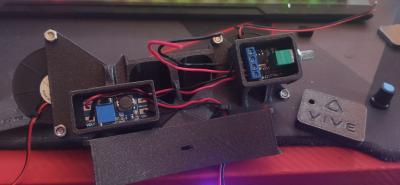 STL file HTC Vive Fan Stand 📱 ・Model to download and 3D print・Cults