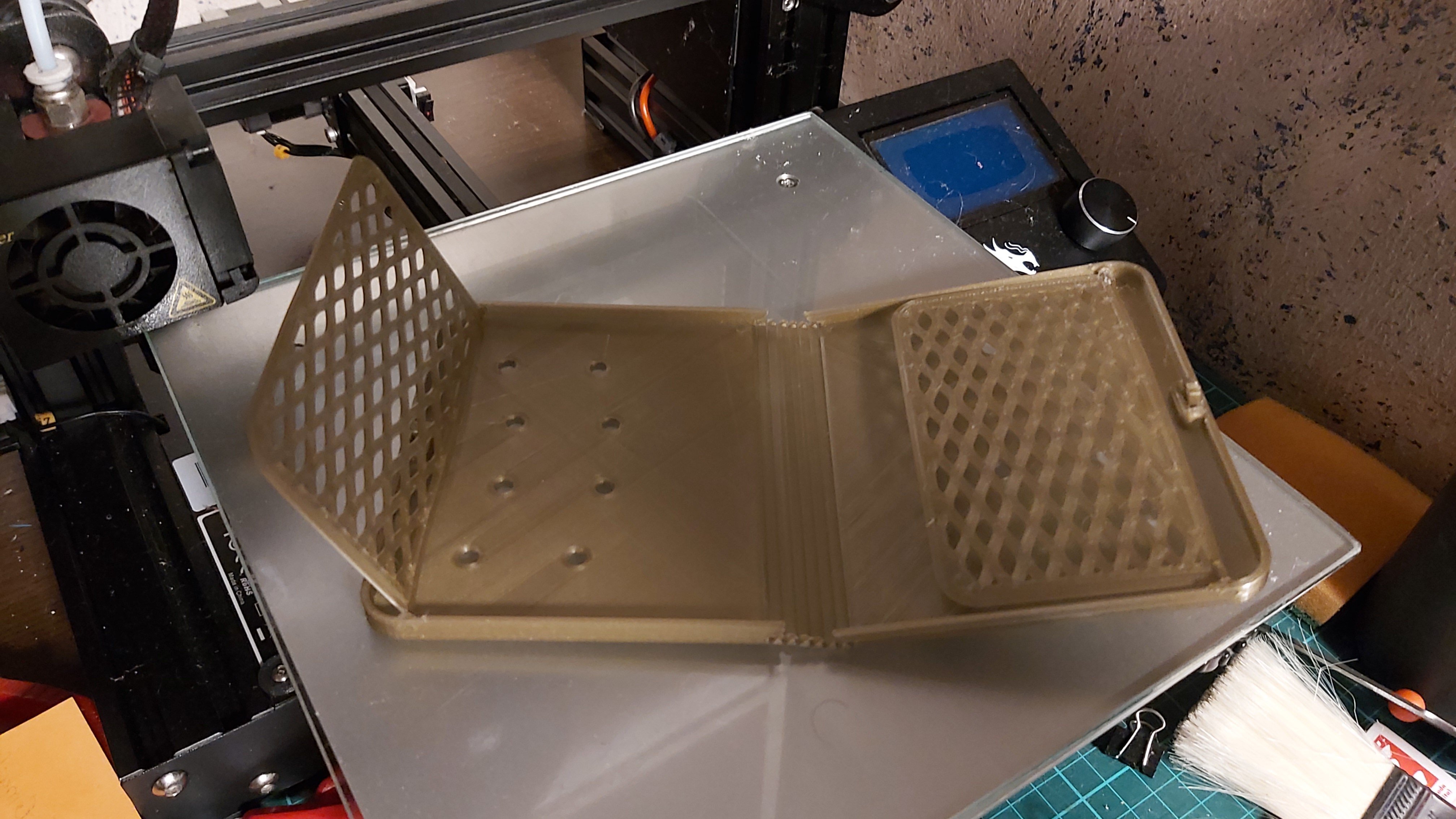 3D printable Foldable surgical mask case v2・Cults