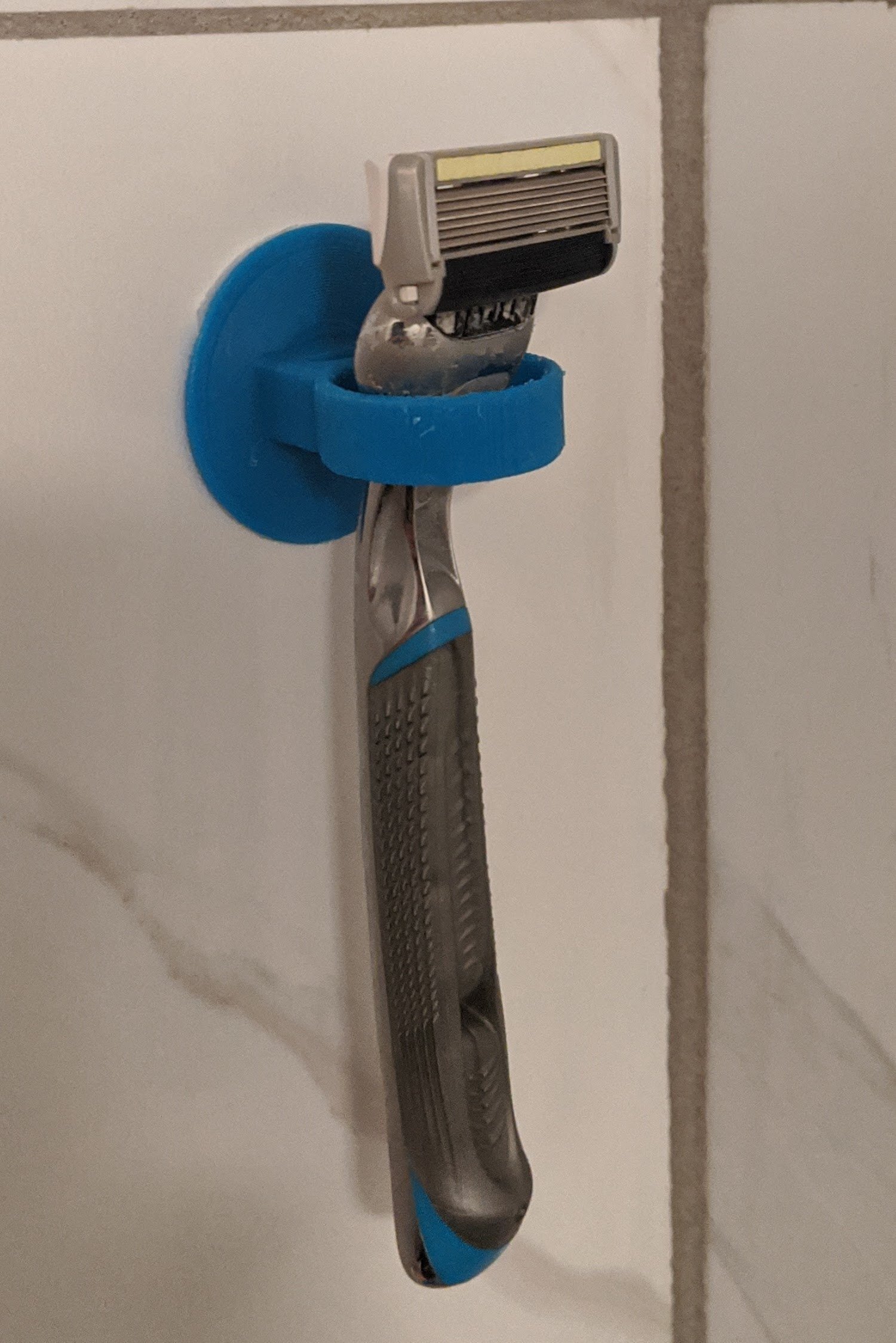 3D printed Gillette shaver holder・Cults