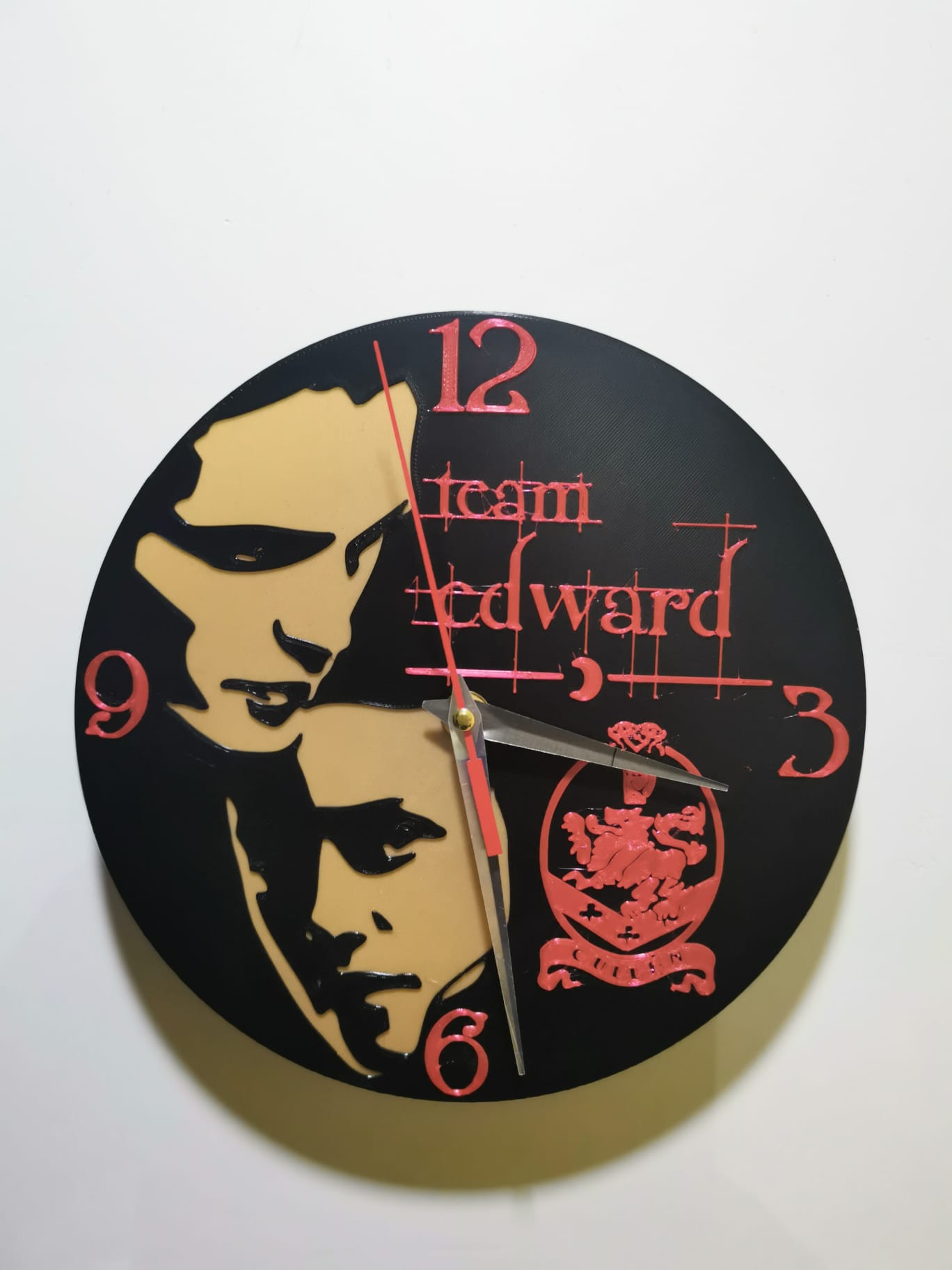 STL file Twilight Team Edward clock 🕰️・3D printable model to download・Cults