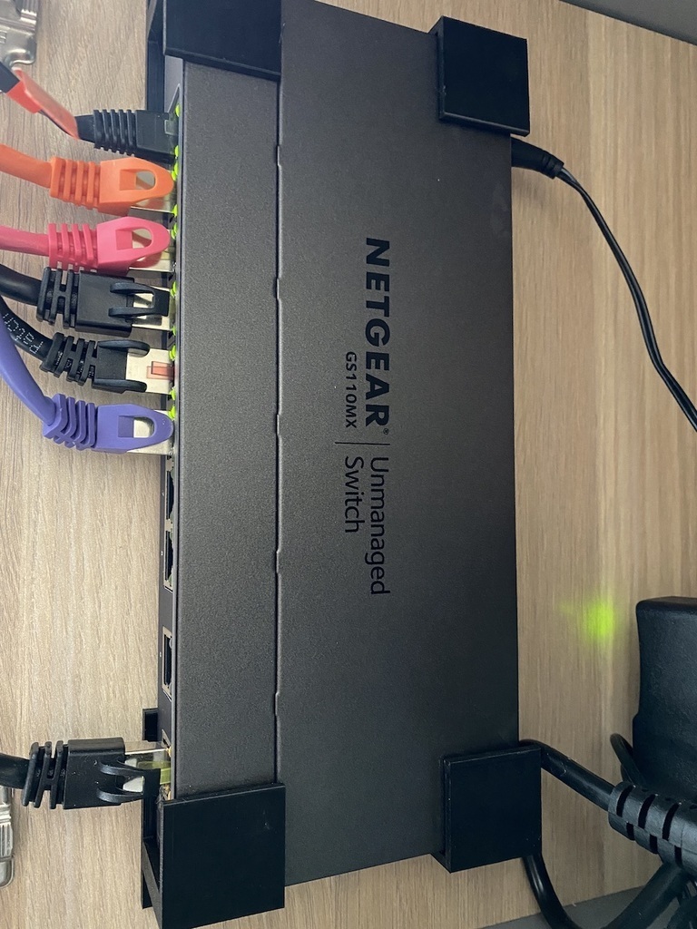 Free 3D file Vertical Mini Wall Mount for Netgear GS110MX switch 🖥️ ・3D ...
