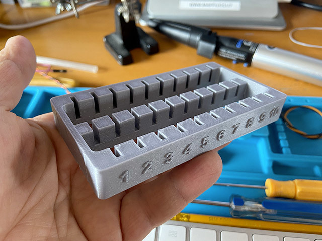 3D-Datei BBC micro:bit Halter für 10er Platine - V2 🎒 kostenlos・Modell ...