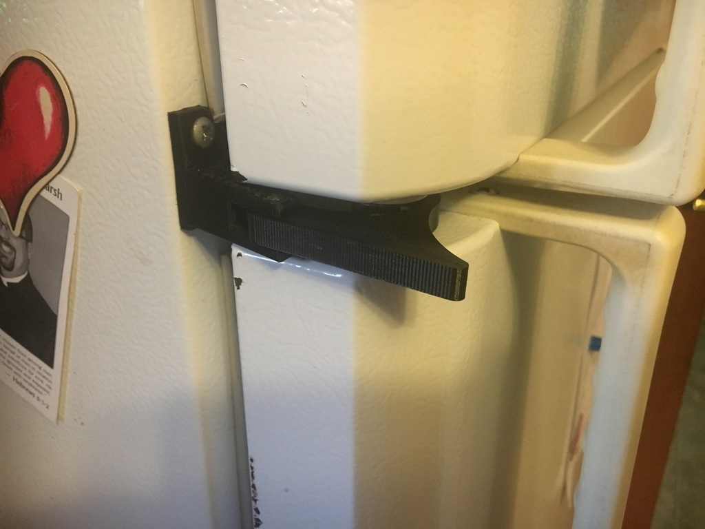 🚪 Fridge Door Lock・Free STL File for ・Cults