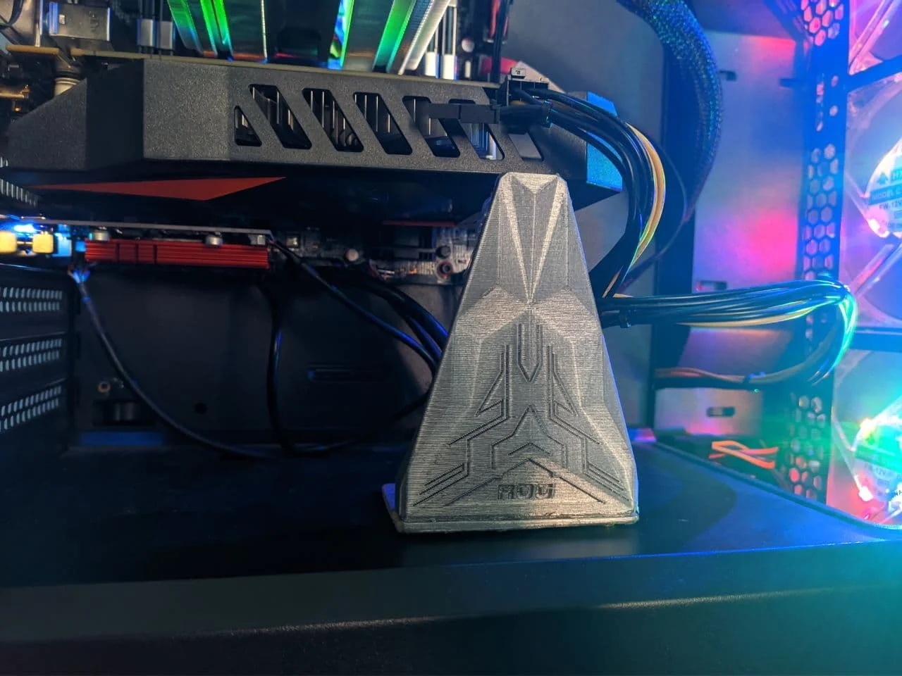 🖥️ Universal GPU Holder・3D Print with the Creality CP-01 3D printer・Cults