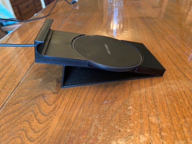 Free 3D file Support iPhone mural ou de bureau / iPhone desk or mural ...