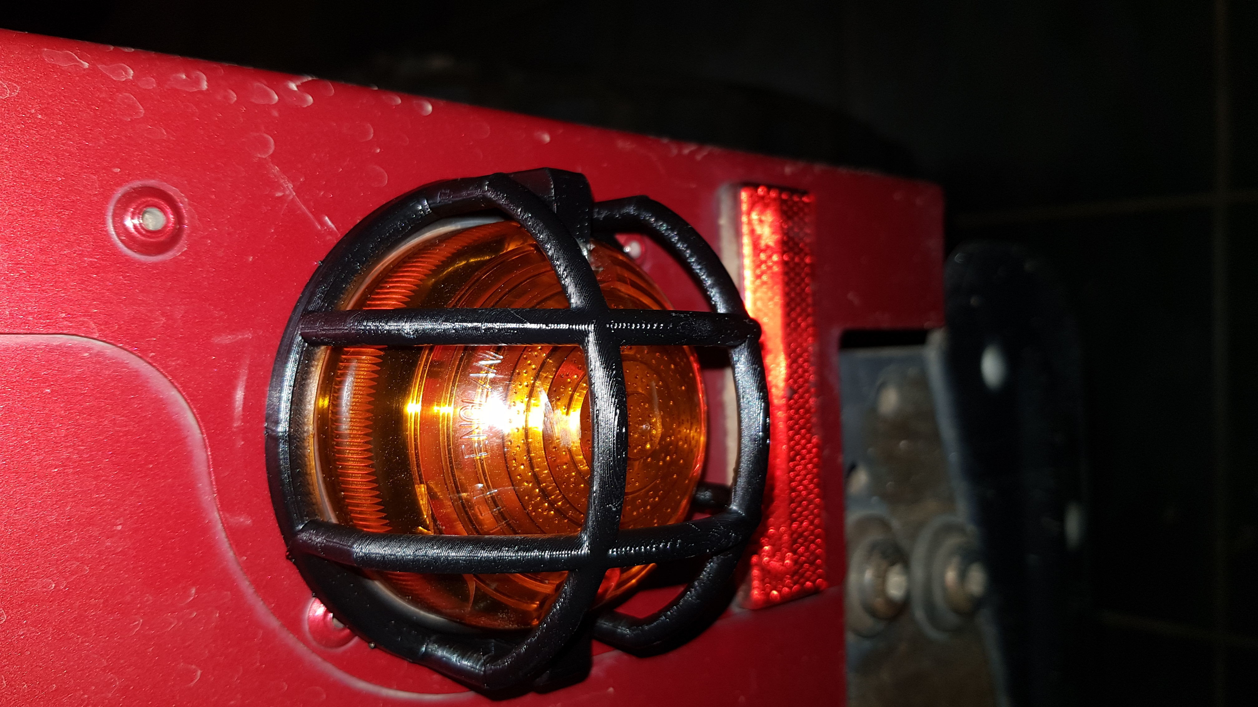 🔦 Land Rover Defender: Lamp Guards・Free STL File for ・Cults