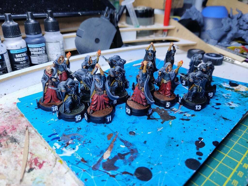 Free STL file Numbered bases for miniatures (resin) 🎲・3D printable ...