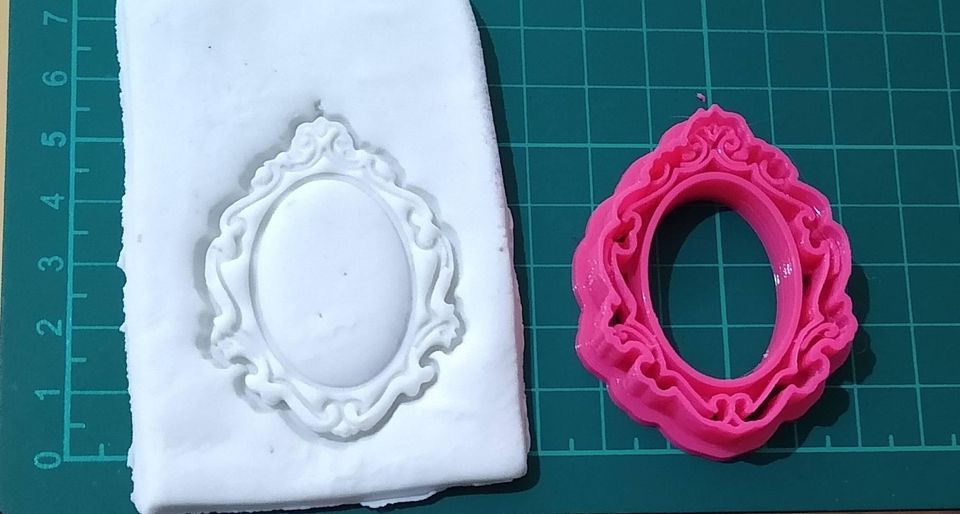 STL file mirror, cutter and cookie/ cookie stamp 5 cm 🪞・3D printable ...