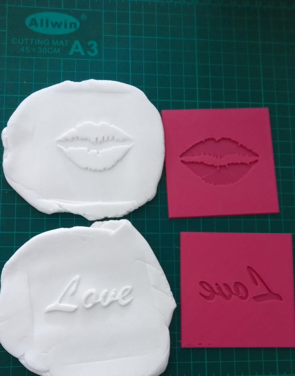 Fichier STL amour/baiser relief biscuit/cookie 👽 ・Design pour ...