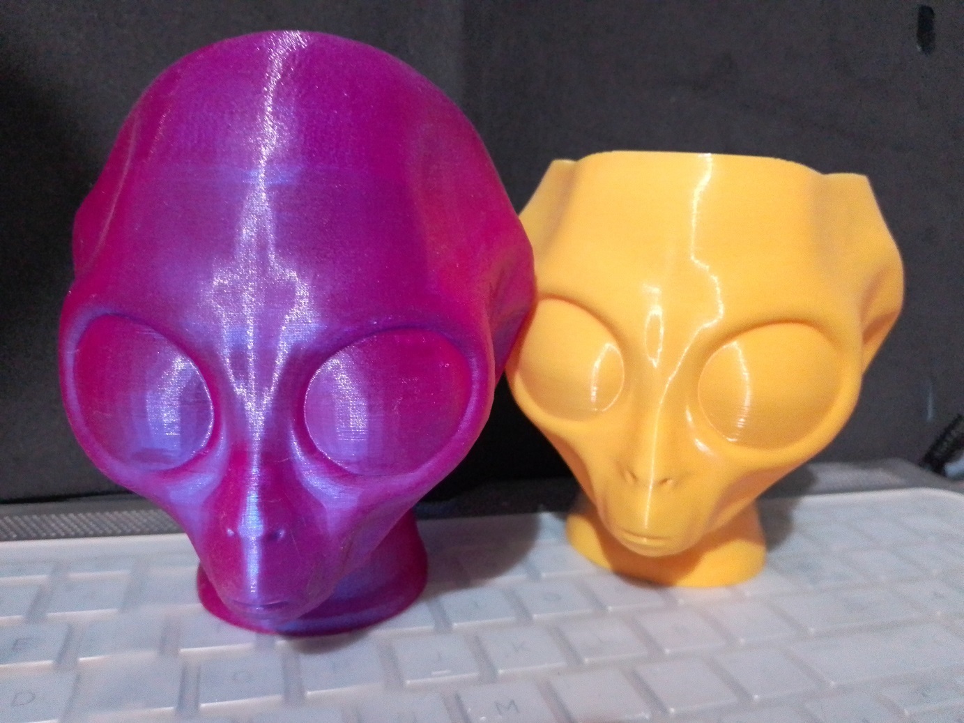 STL file Alien Planter 👽 (OBJ)・3D print object to download・Cults