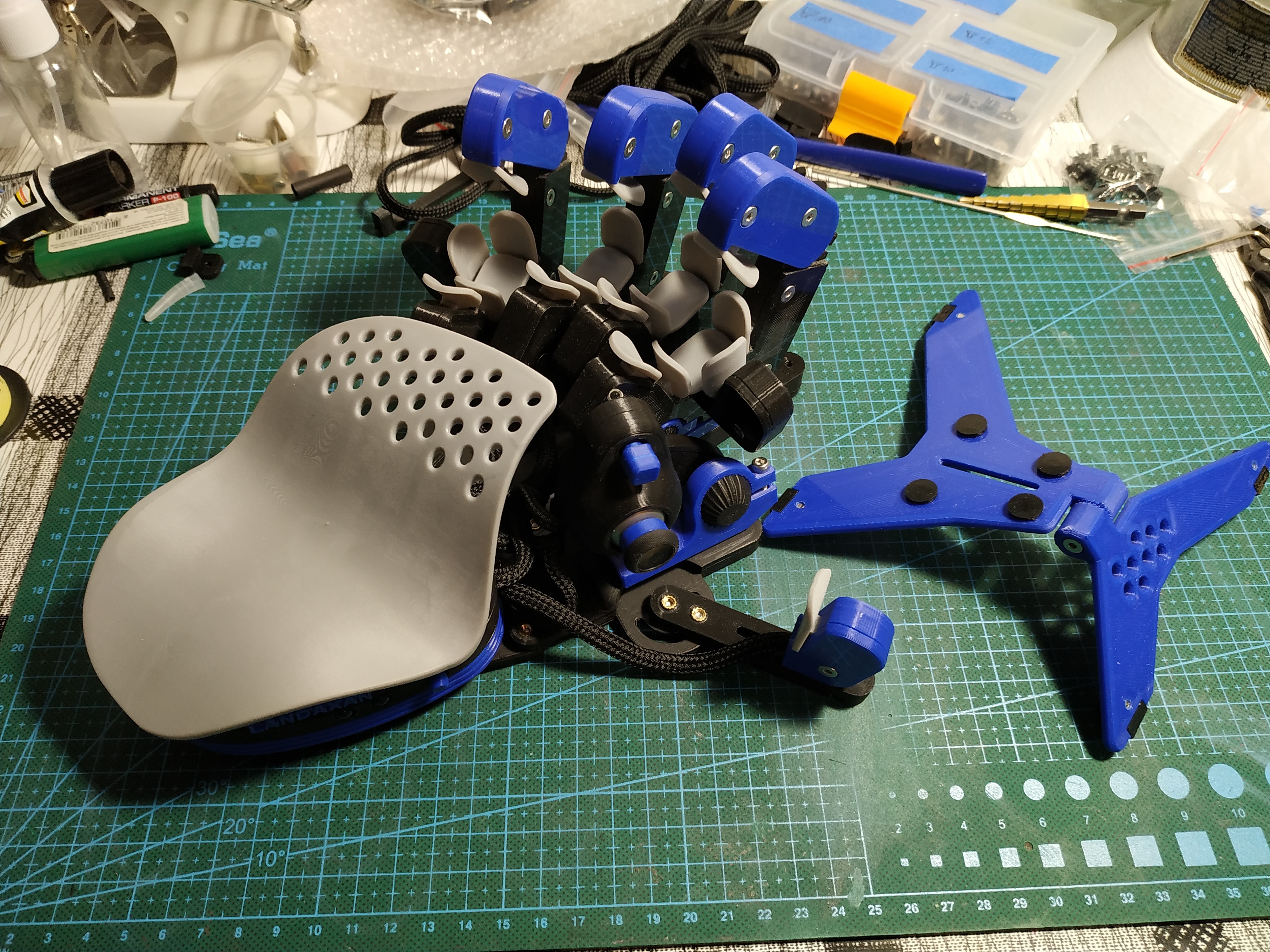 3D printing Azeron cyborg replica v3.0・Cults