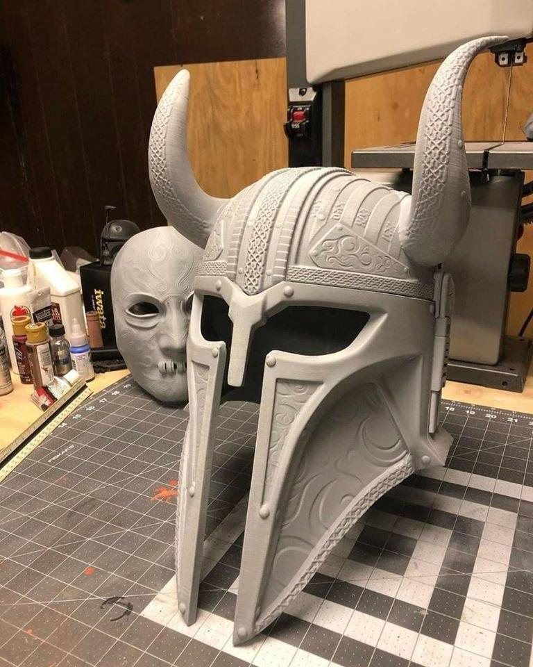 Fichier STL gratuit CASQUE DE COMBAT DE FORGERON 📱・Modèle pour ...