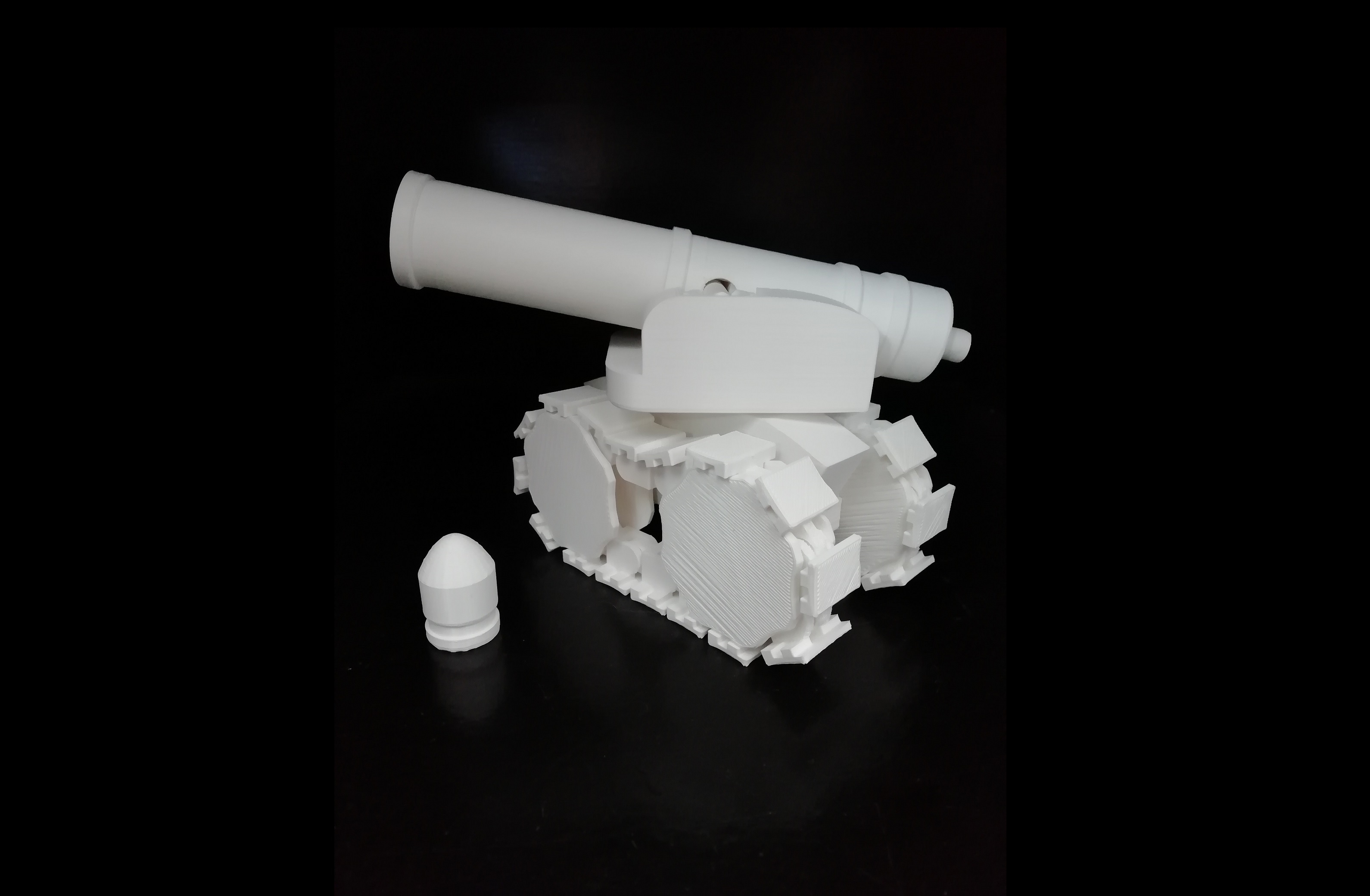 3D file Moving and shooting tank 🪖 ・Model to download and 3D print・Cults