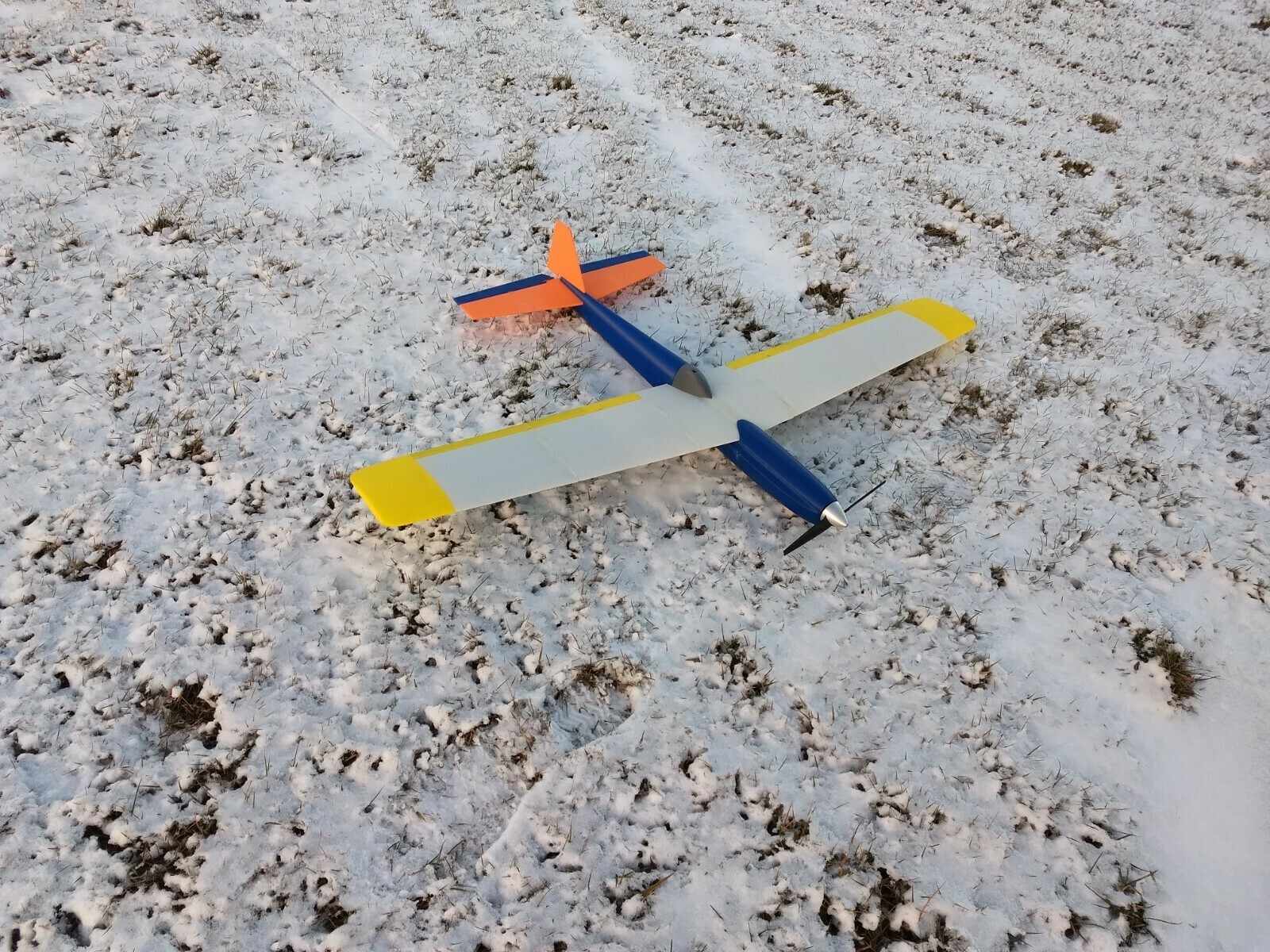 🎚️ Mooner - 900mm entry level R/C Electric SP400 pylon racer・ 3D File ...