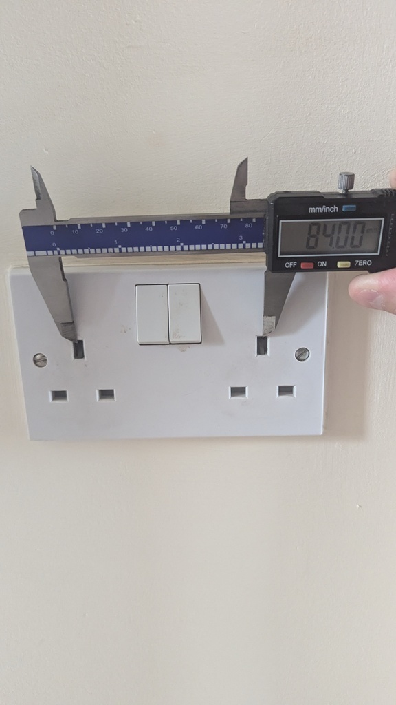 Archivo 3D gratis Sky Booster/Router Plug Shelf 🔌 ・Diseño por impresión ...