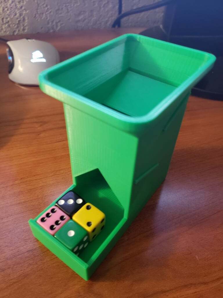3D printed Tiny Dice Tower (no supports needed)・Cults